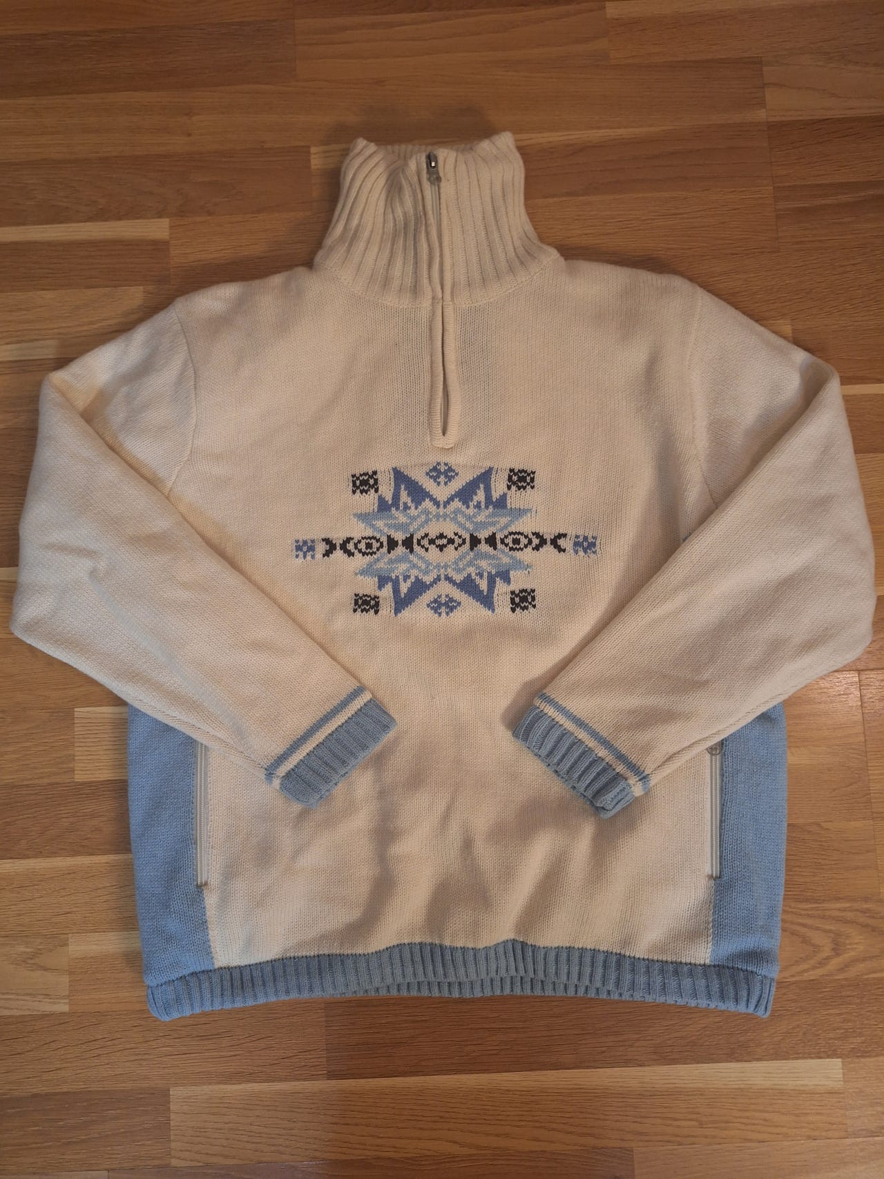 Hvit foret genser | FINN-torget