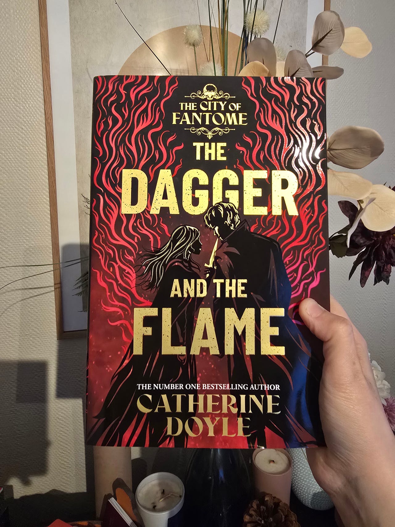 Fairyloot The Dagger and the Flame | FINN-torget
