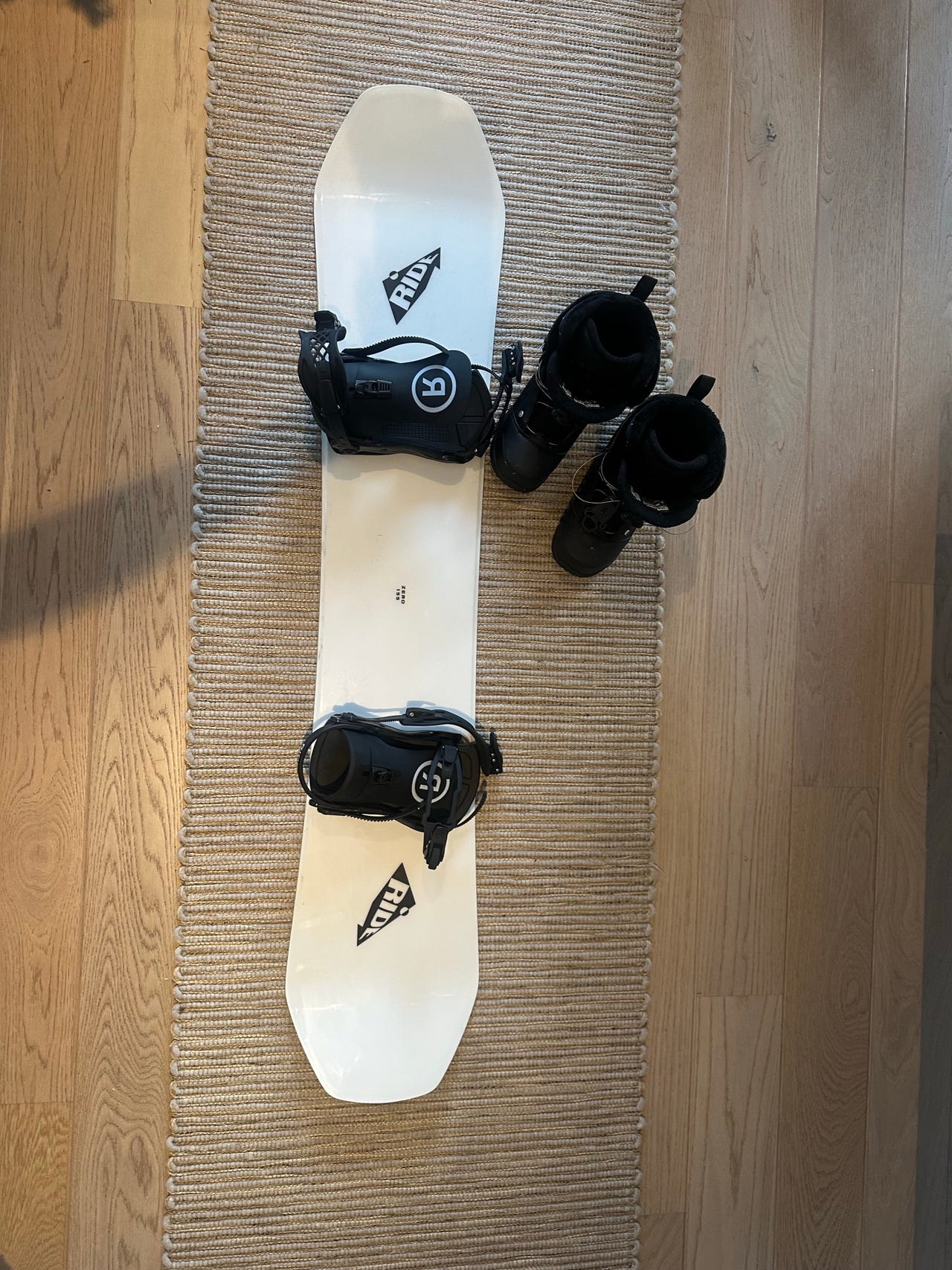 Snowboardpakke selges. Ride snowboard 155 cm + bindinger + boots str ...