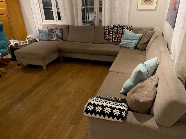 hjørnesofa gis bort - kan hentes mandag | FINN-torget