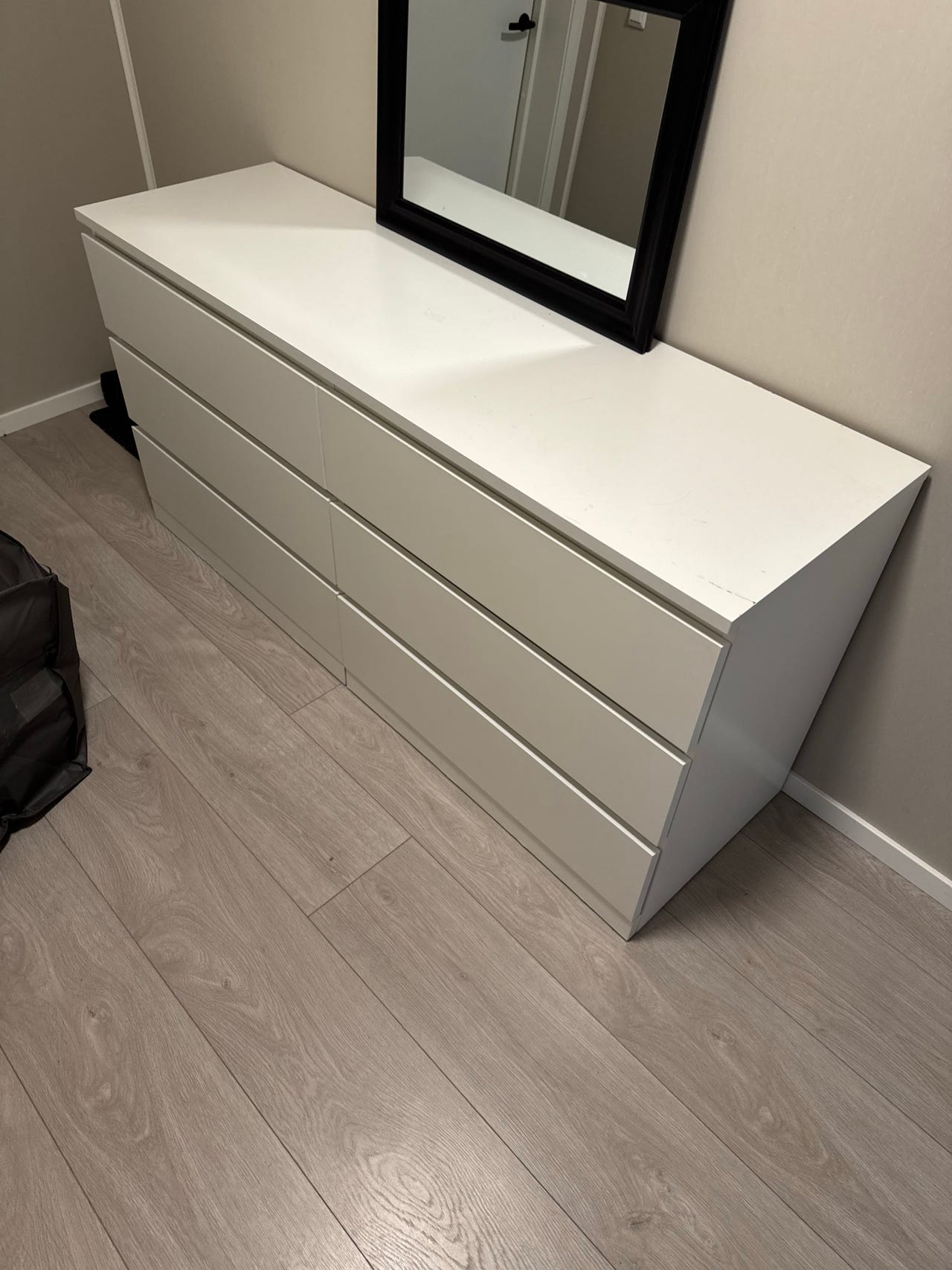 Kommode gis bort. Må hentes i dag | FINN-torget