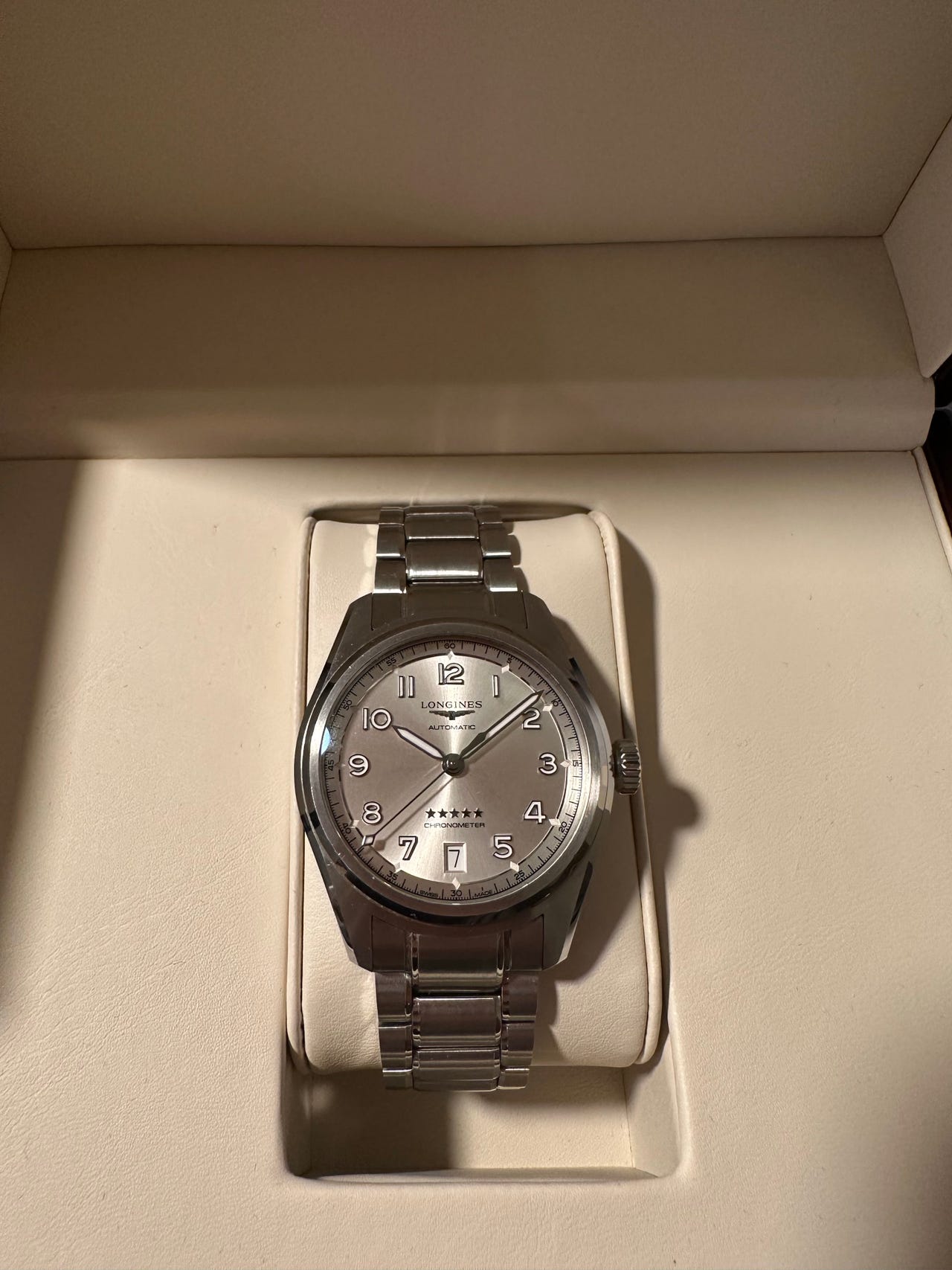 Longines spirit 37 mm med champagnefarget skive | FINN-torget