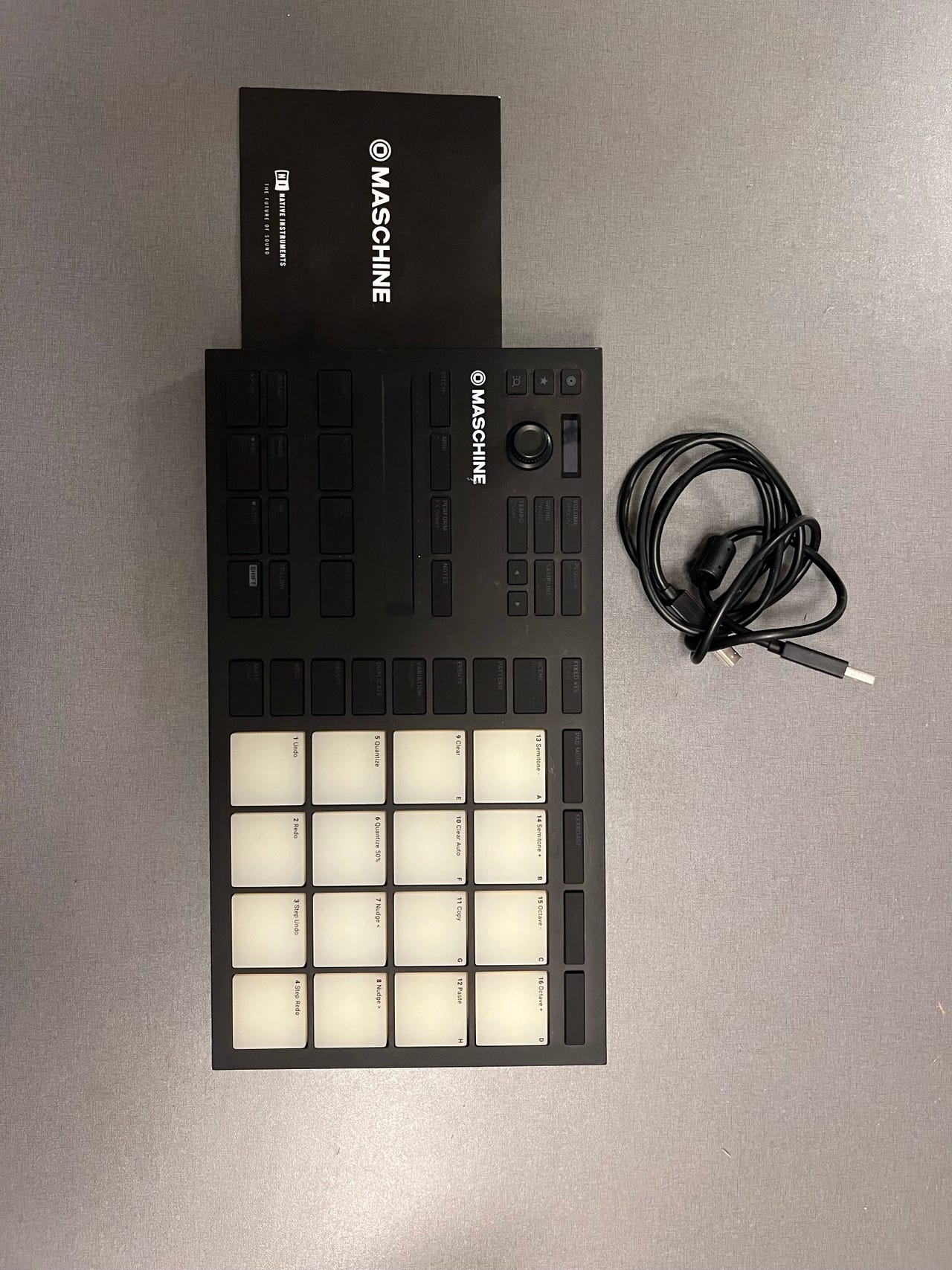 Native Instruments Maschine Mikro Mk3 MIDI-kontroller svart | FINN-torget