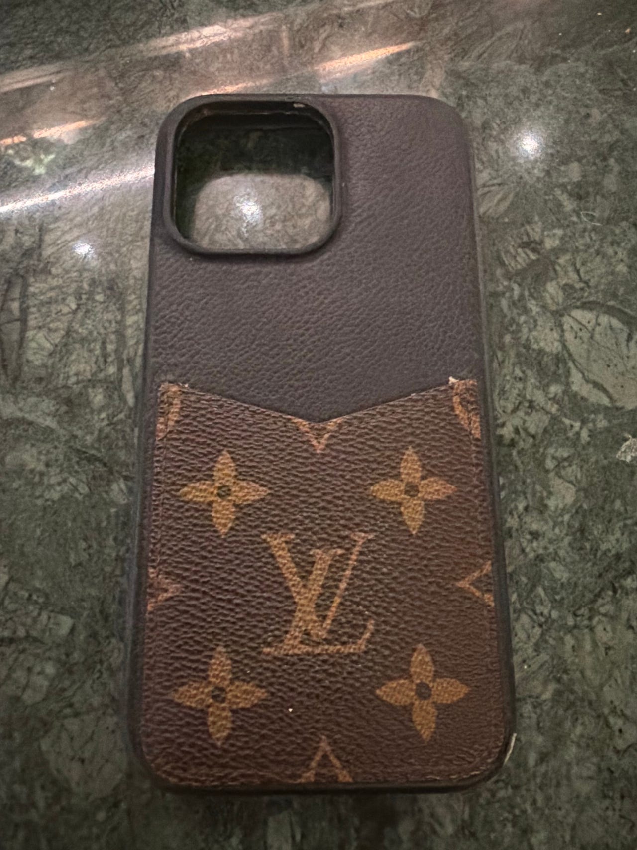 Louis Vuitton deksel til iPhone 15 pro Max | FINN-torget