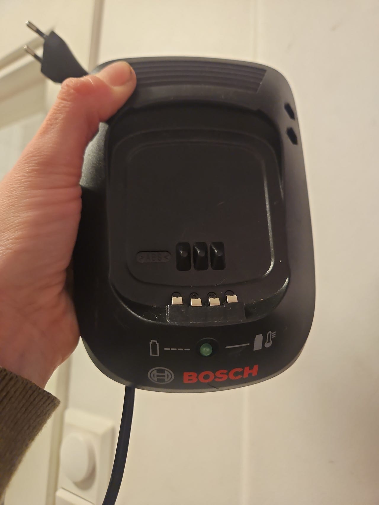 Bosch batterilader ABS-plast svart | FINN-torget