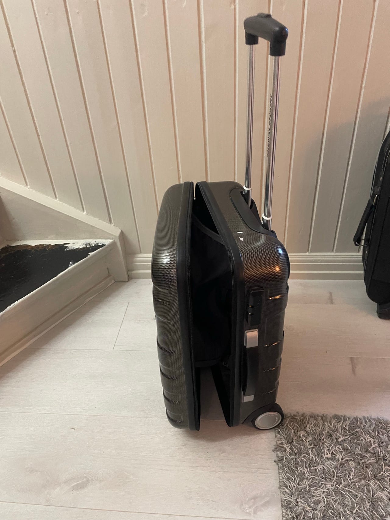 American Tourister koffert unisex plast | FINN-torget