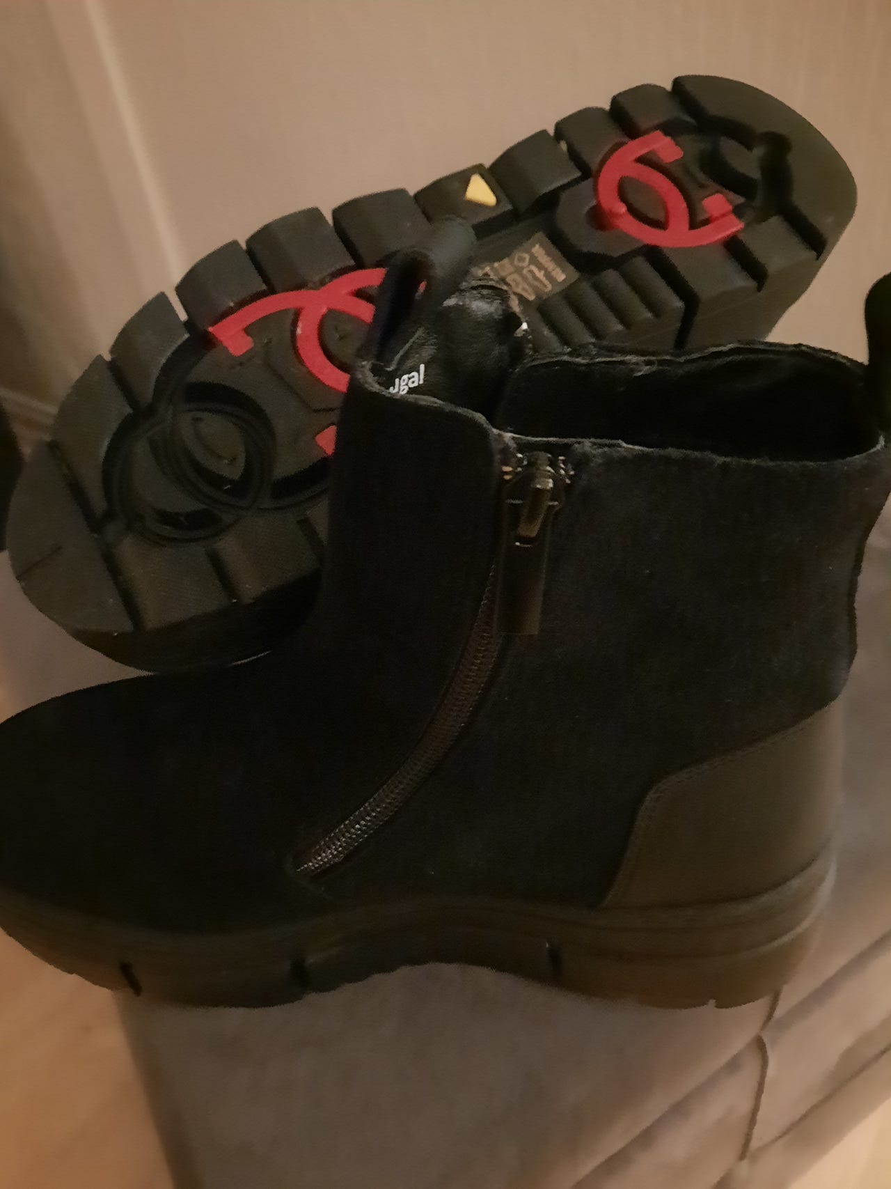 Vinterboots med vendbare pigger og ullfor fra Eurosko. | FINN-torget