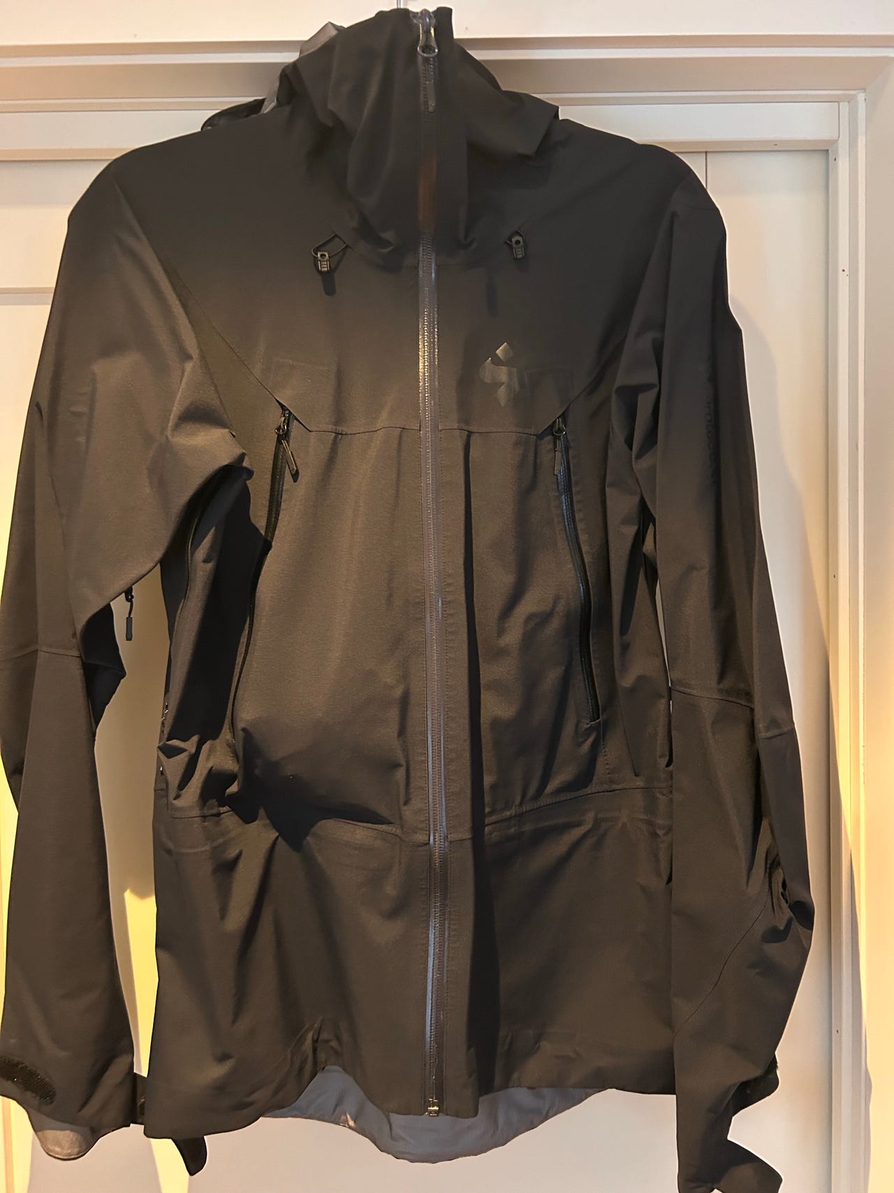 Norrøna og sweet protection gore-tex og peak performance skijakke ...