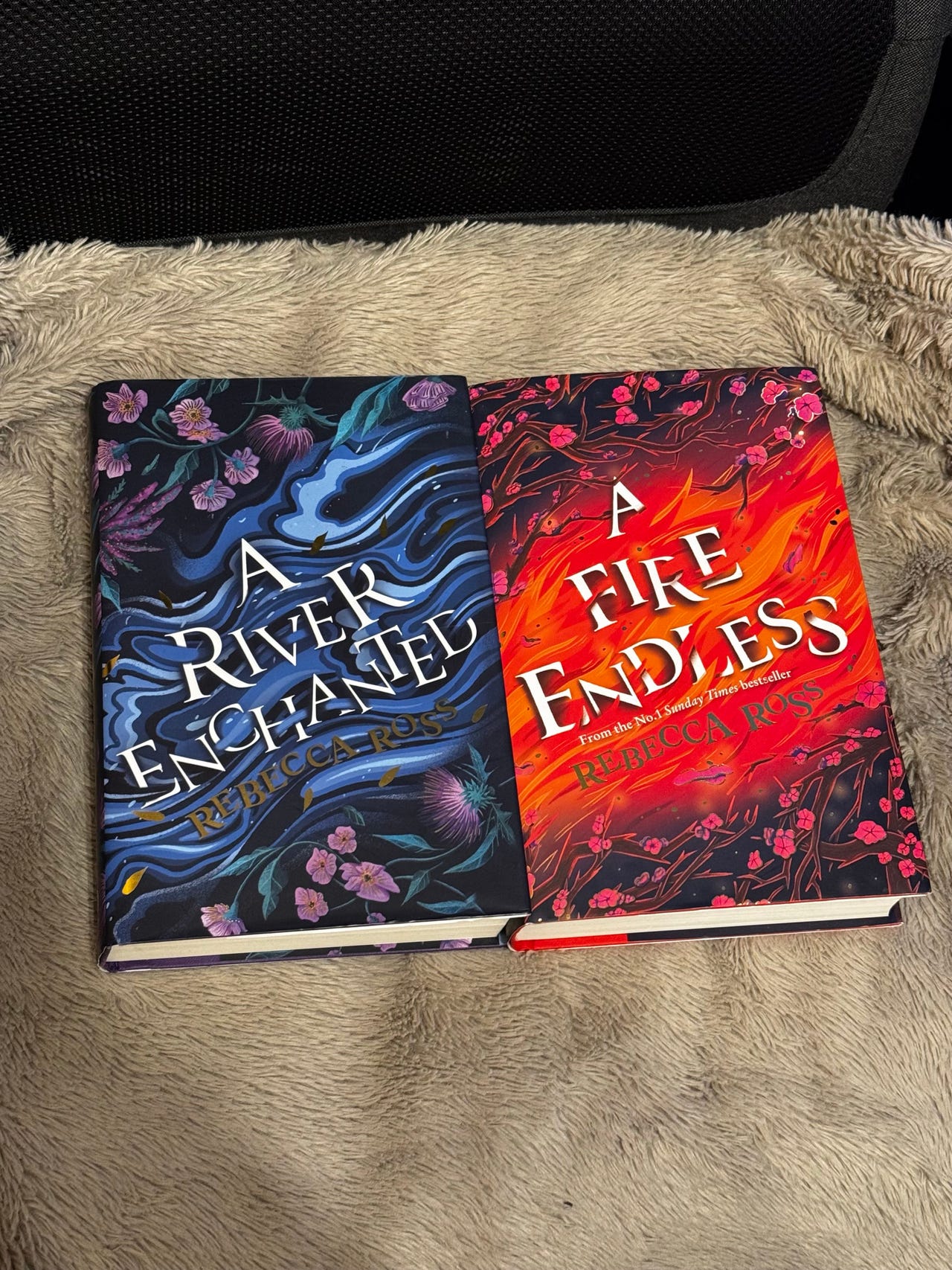 A River Enchanted og A Fire Endless | FINN-torget