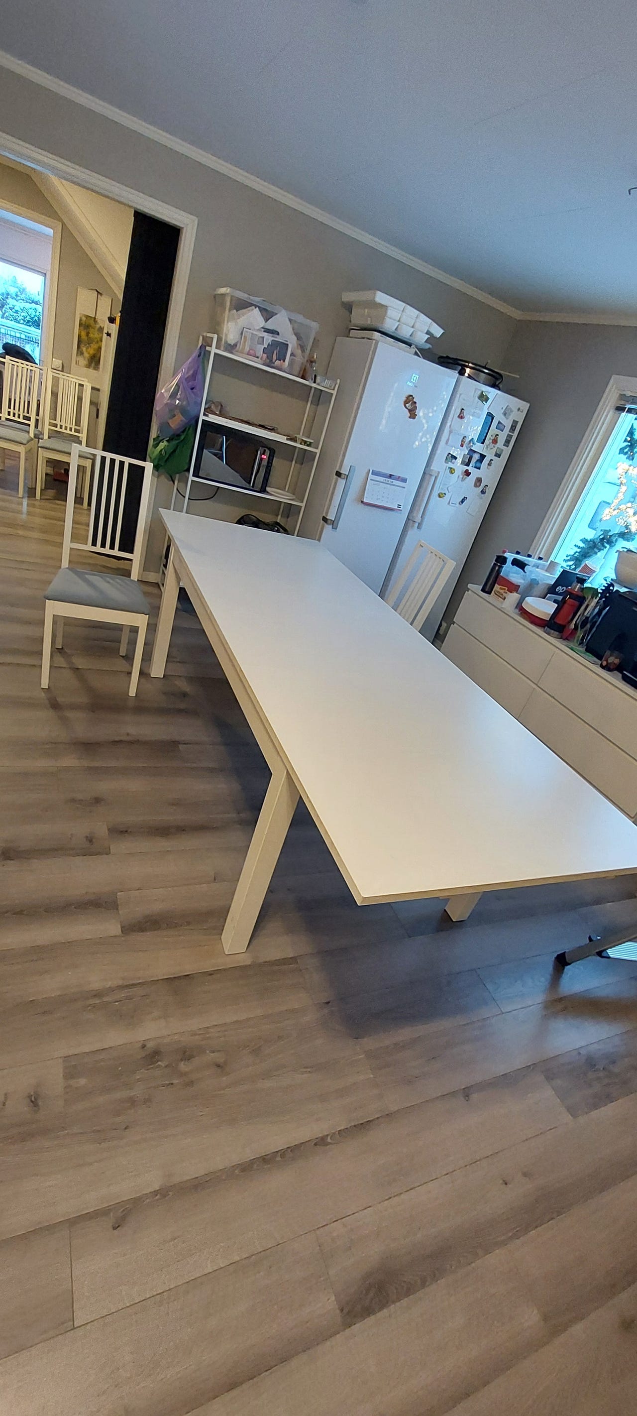 IKEA Bord og 6 stoler gis bort | FINN-torget