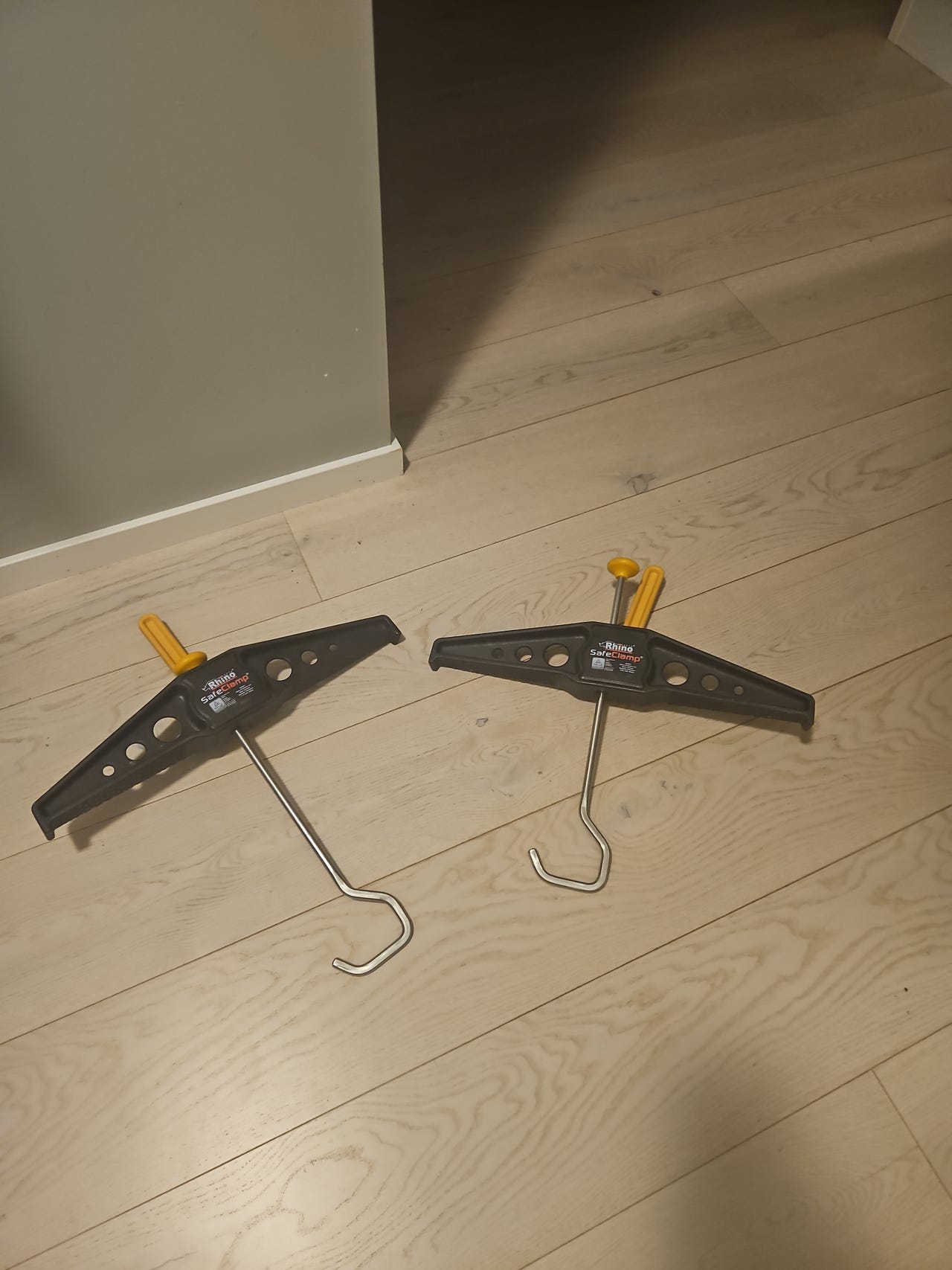 Rhino safe clamp, stige, gardintrapp fester for takstativ | FINN-torget