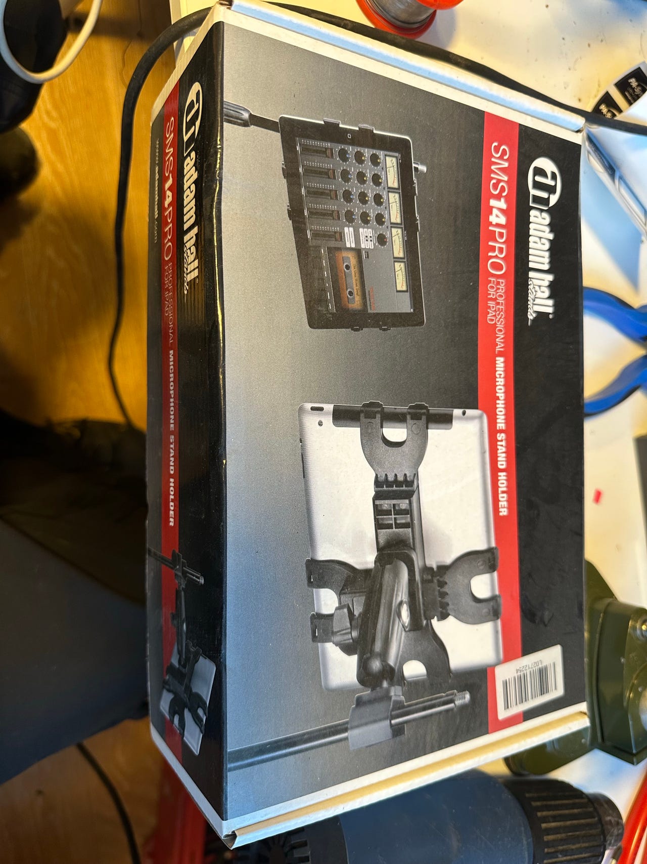 Adam Hall iPad holder for mikrofon stativ | FINN-torget