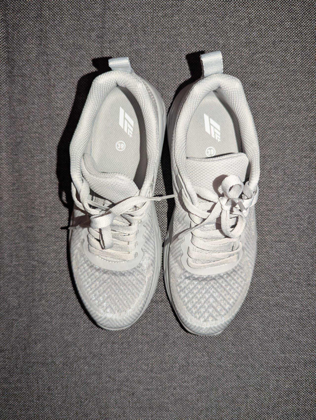 Levity Levitate Sneakers | FINN-torget