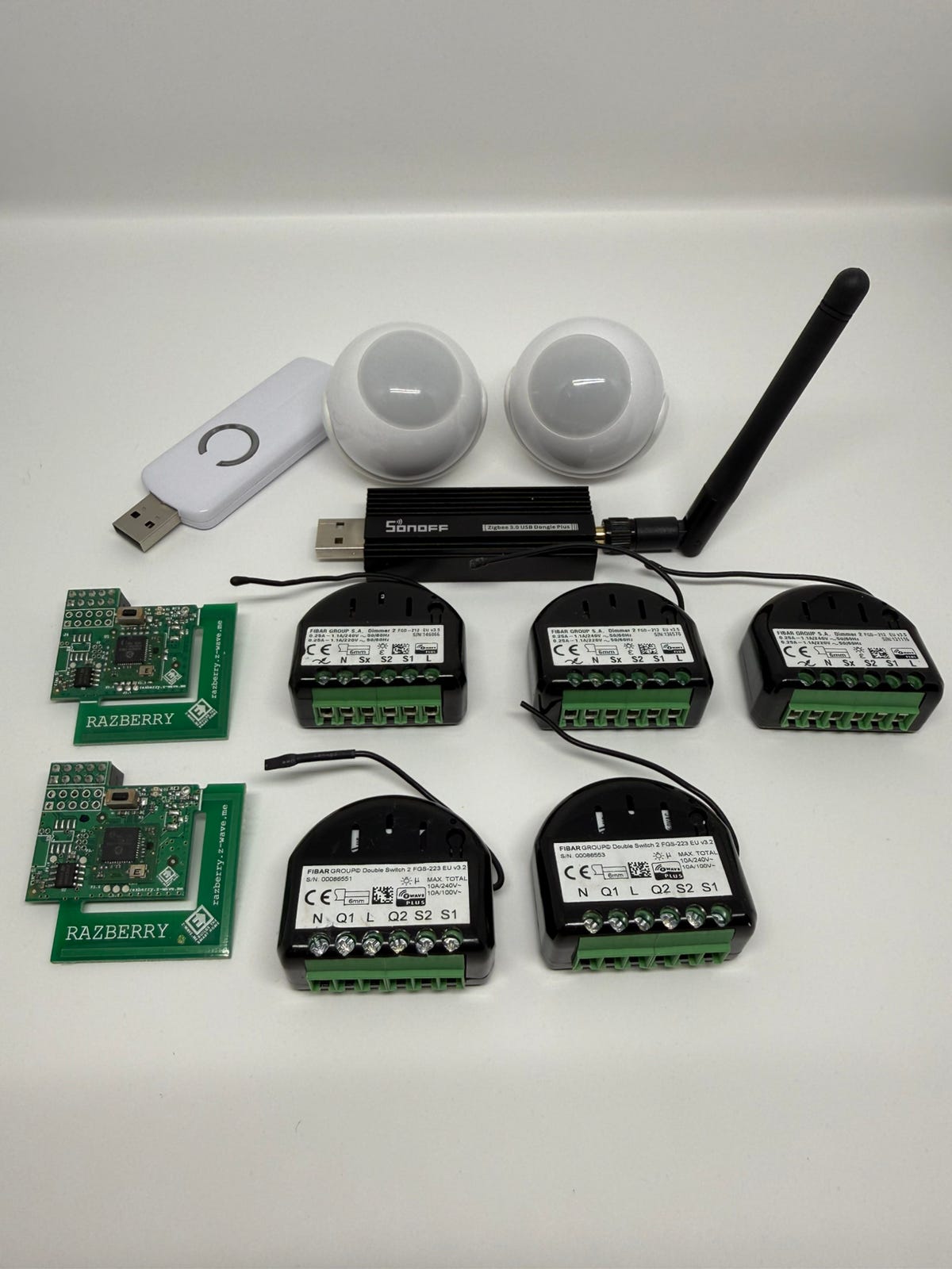 Smarthus-komponenter: Fibaro, Aeotec og Sonoff (Z-Wave/Zigbee) | FINN ...