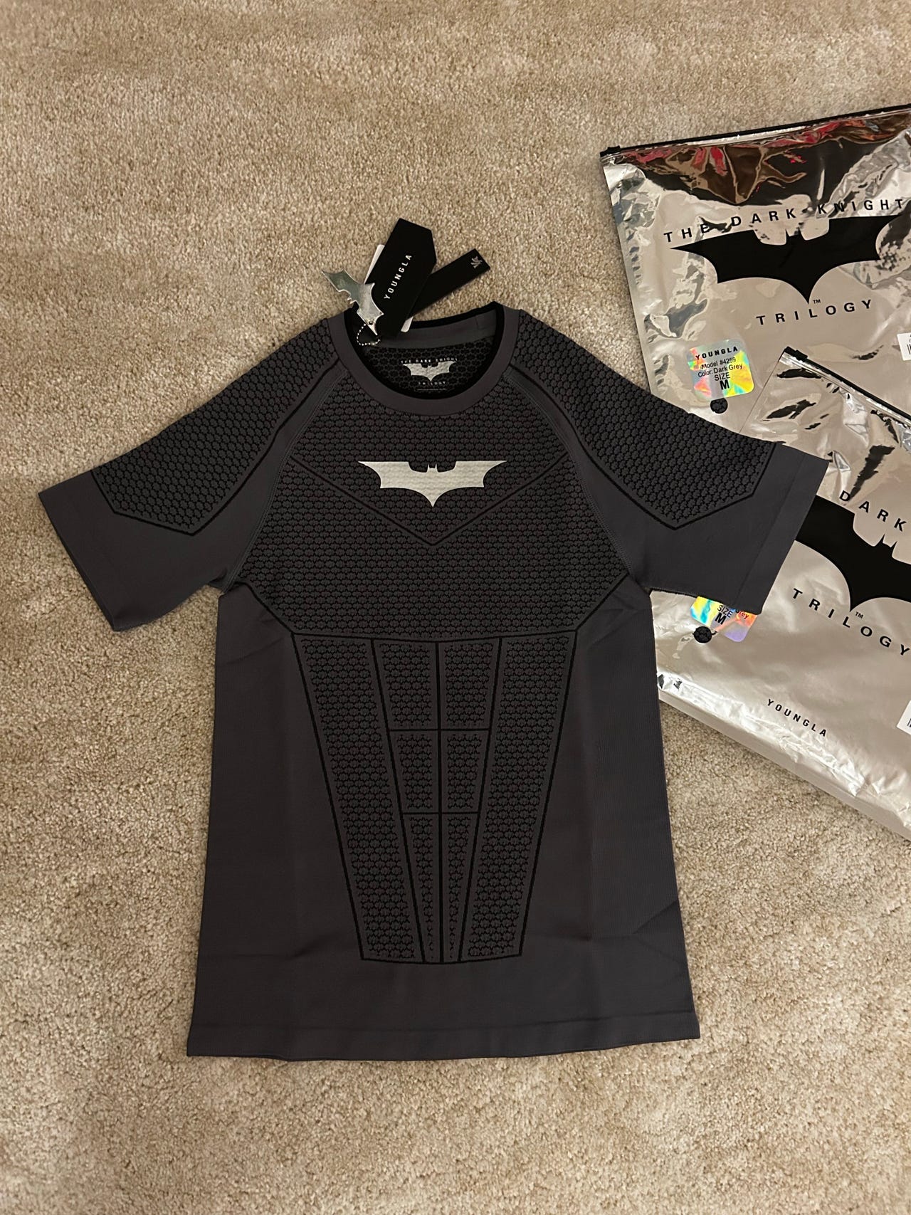Batman x YoungLa compression tees | FINN-torget