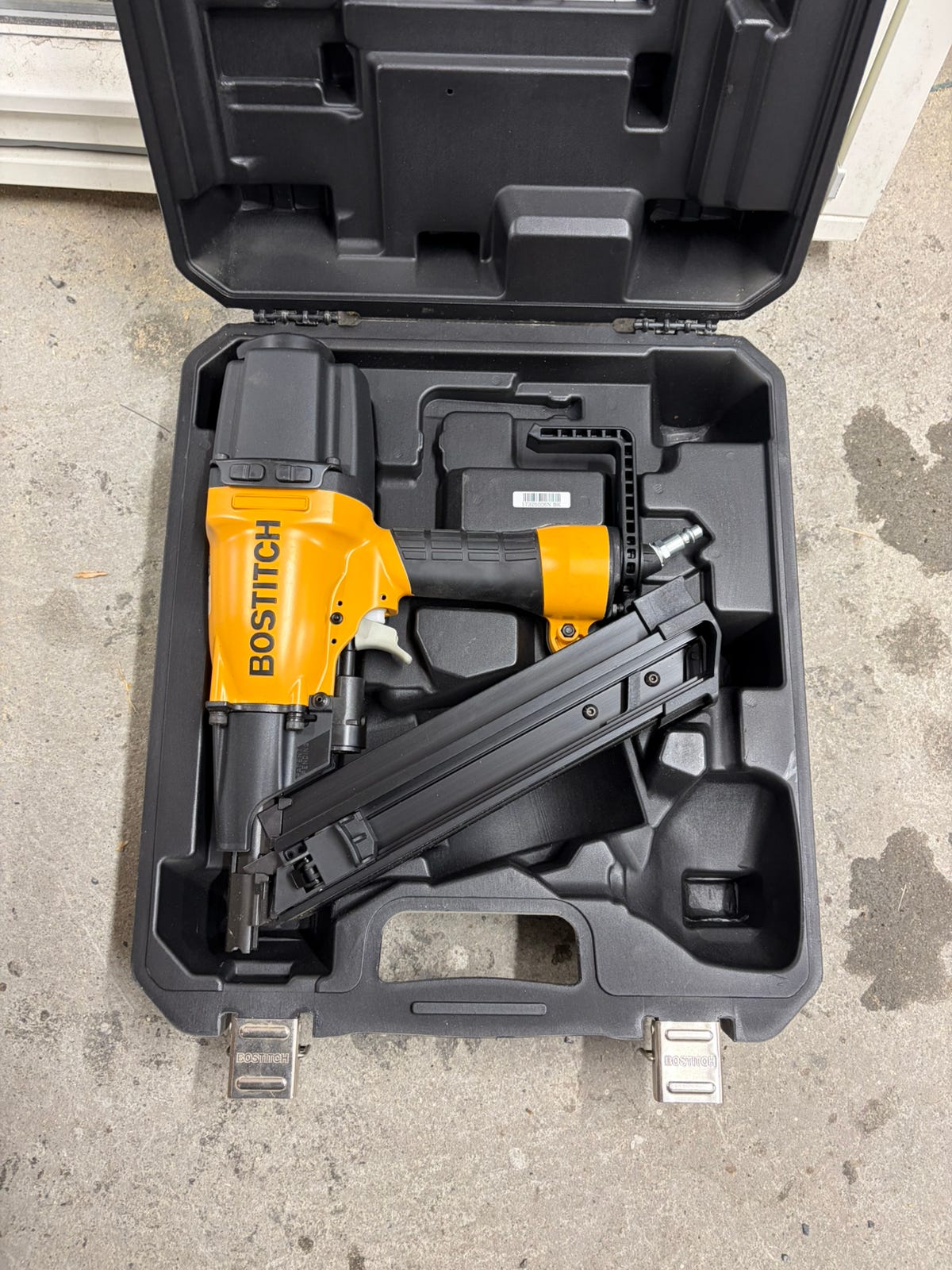 Bostitch MCN250 Beslagspikerpistol | FINN-torget