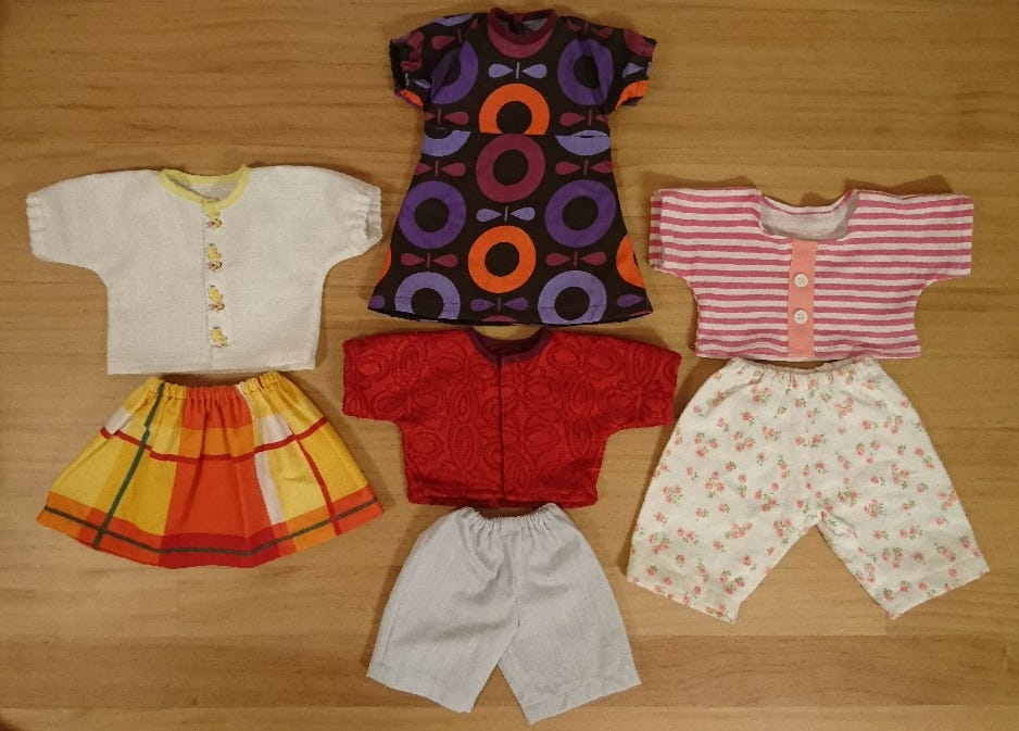 4 antrekk for dukken | FINN-torget