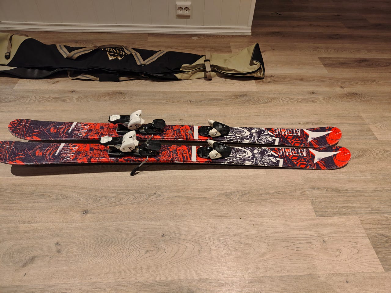 ATOMIC PUNX "Twin tip" binding (SALOMON L7) | FINN-torget