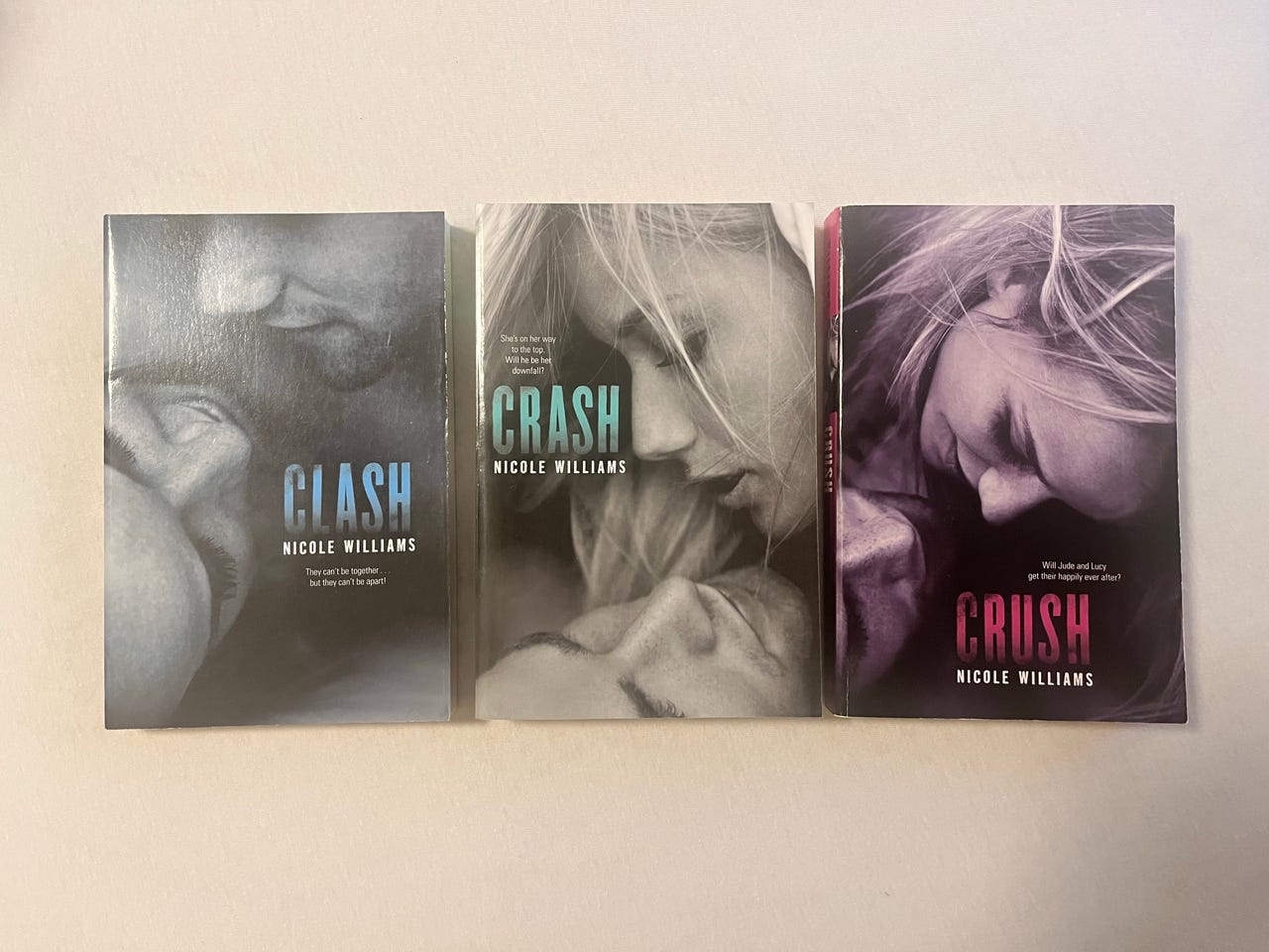 Crash serie av Nicole Williams | FINN-torget
