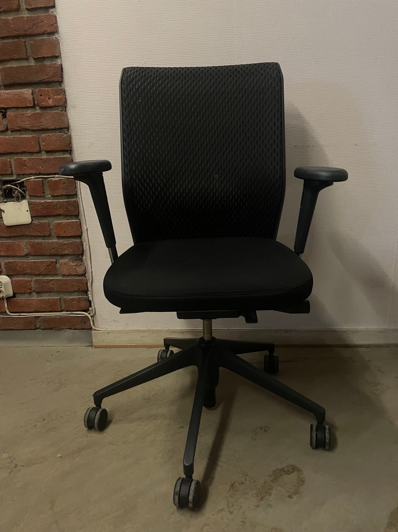 Vitra ID Mesh kontorstol – ergonomisk design | Meget god stand | FINN ...