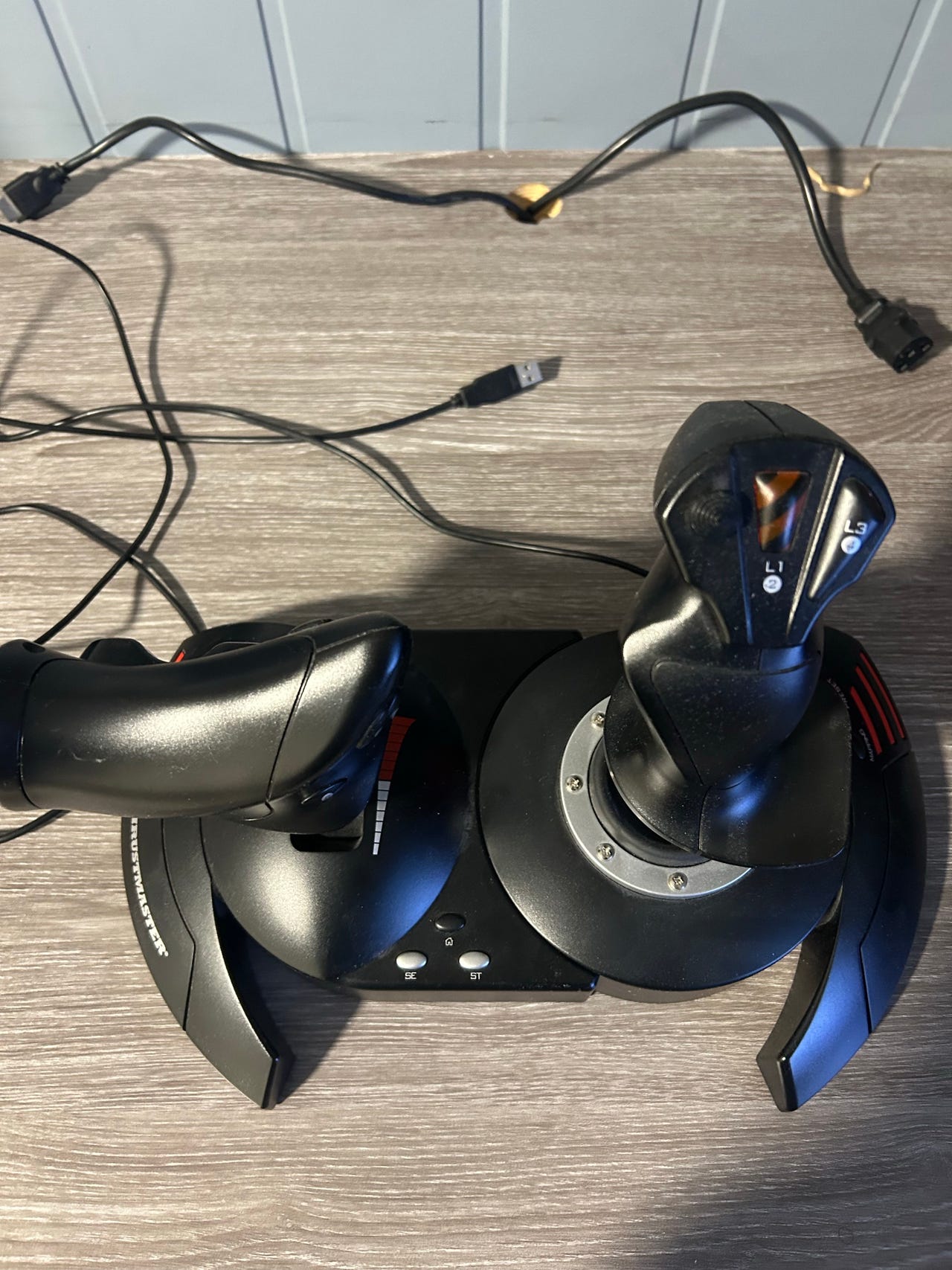 Thrustmaster Flight Stick joystick | FINN-torget