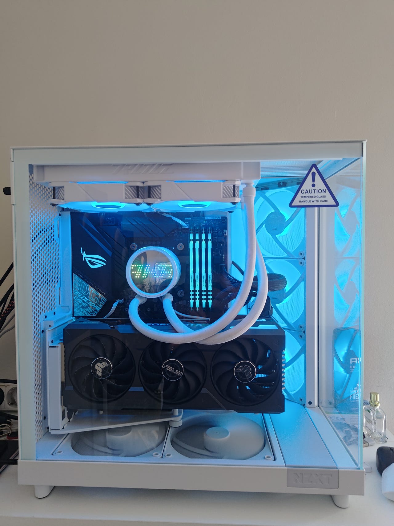 Gaming PC – RTX 4070 Ti / i7-9700K / 32GB RAM / Water-cooled | FINN-torget