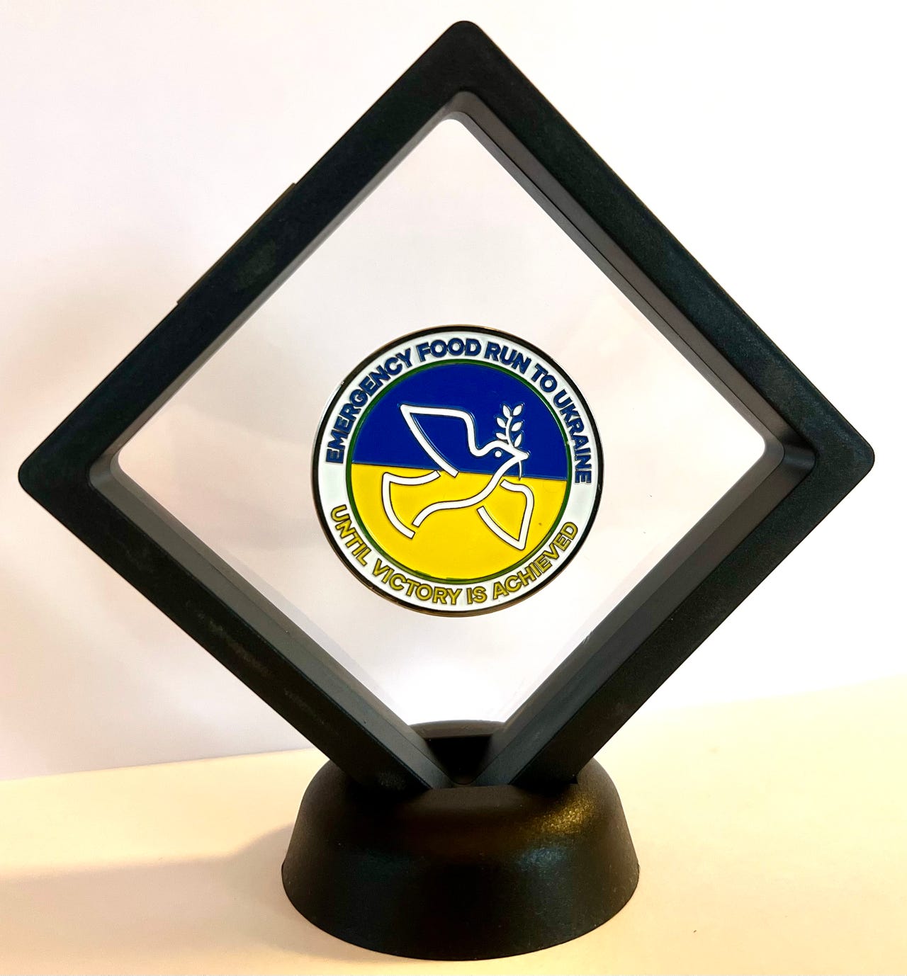 Unik minnemynt/challenge coin kr 350-450 til inntekt for Ukraina | FINN ...