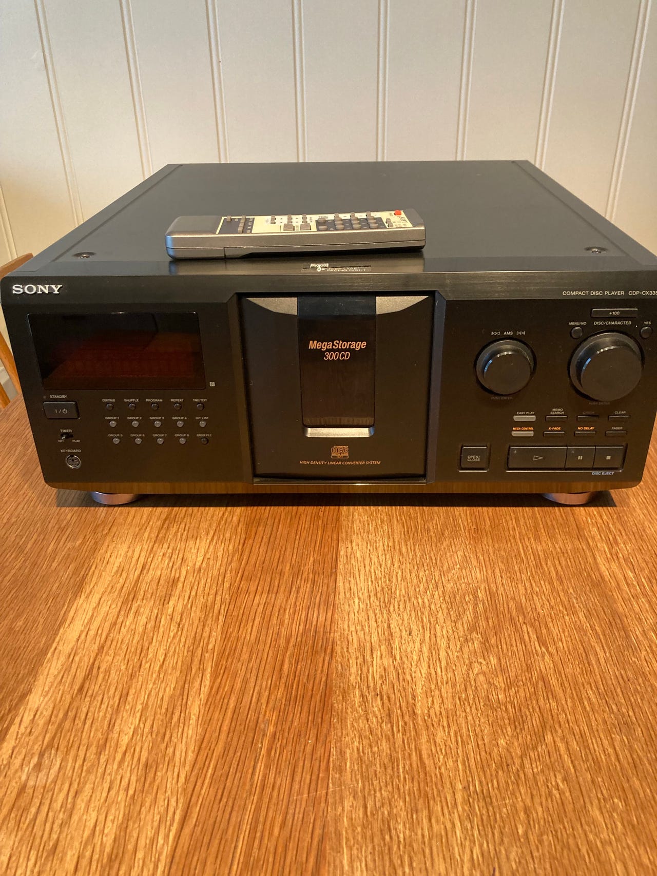 Sony MegaStorage 300CD CD-spiller med fjernkontroll | FINN-torget