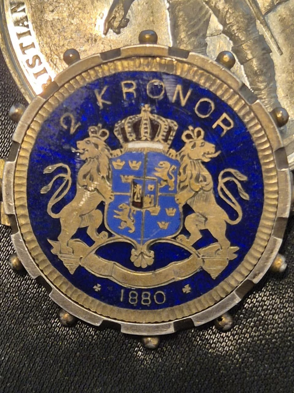 Unikt objekt - 2 kronor 1880 Sverige, Oscar II, emaljert og satt i ...