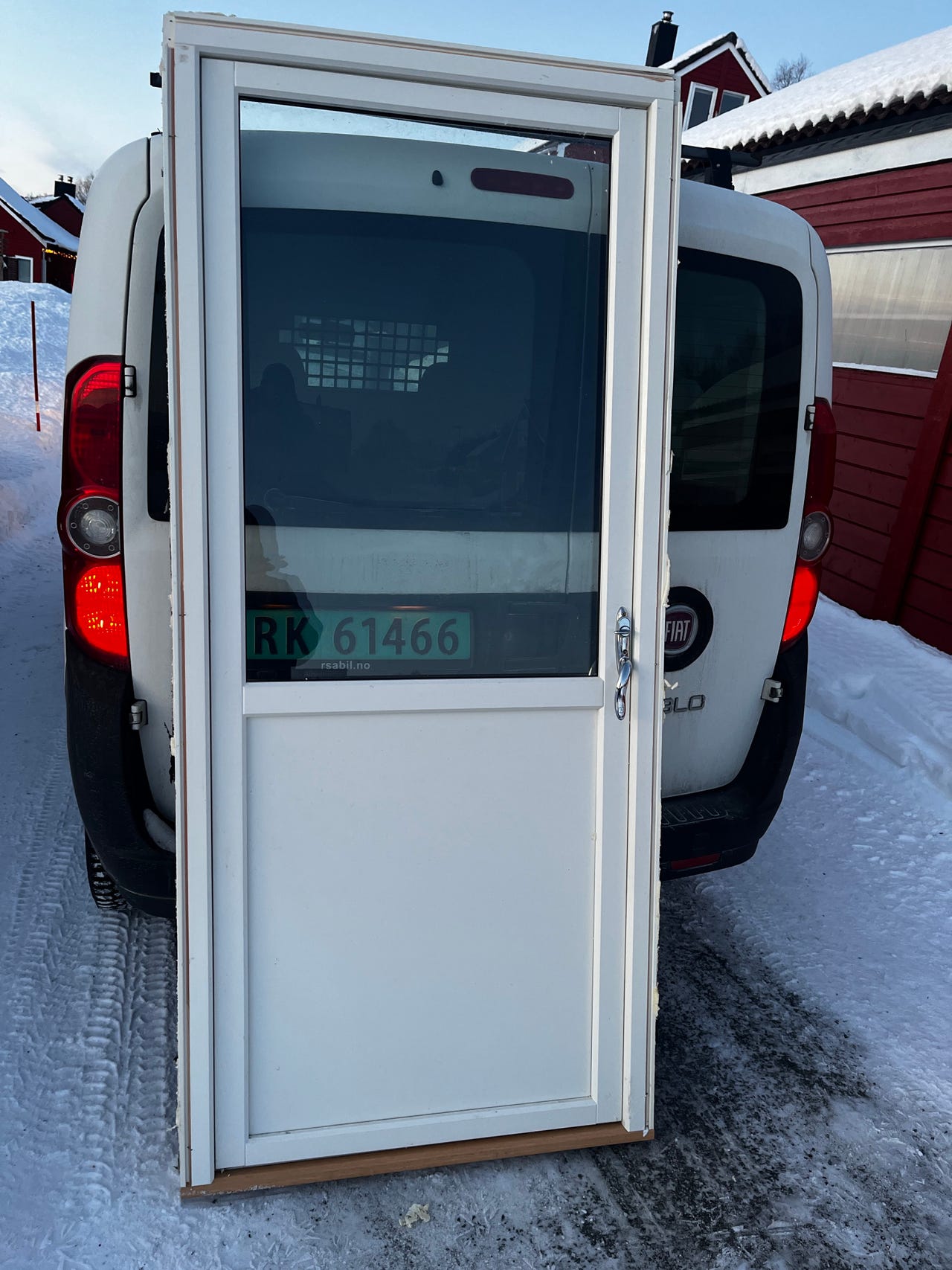 Uspesifisert Dør hvit med glass og panel | FINN-torget