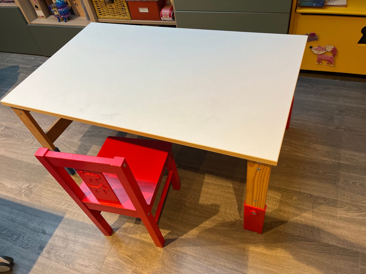 IKEA stol og skrivebord til barn | FINN-torget