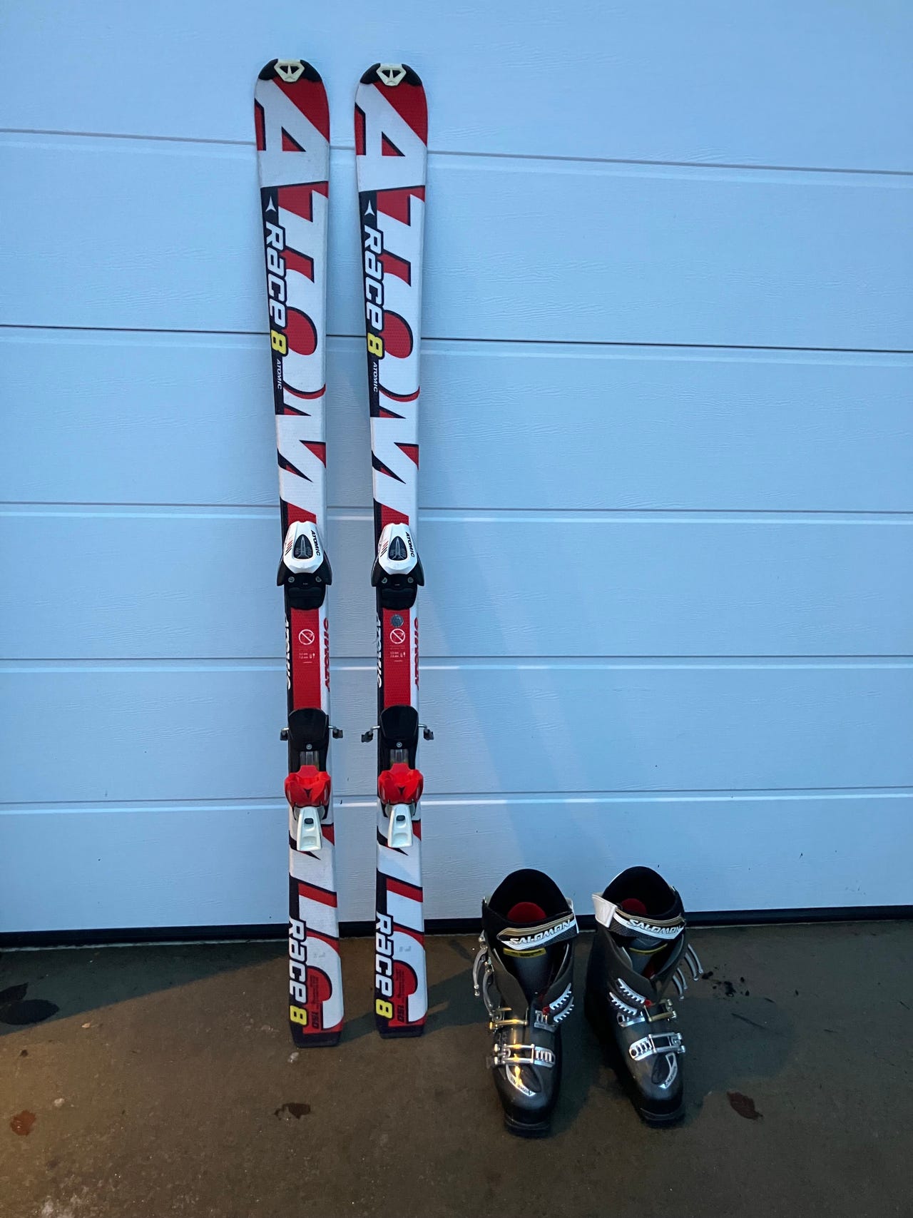 Atomic Race 8 slalåmski 150cm m/ støvler str 24.0-24,5 | FINN-torget