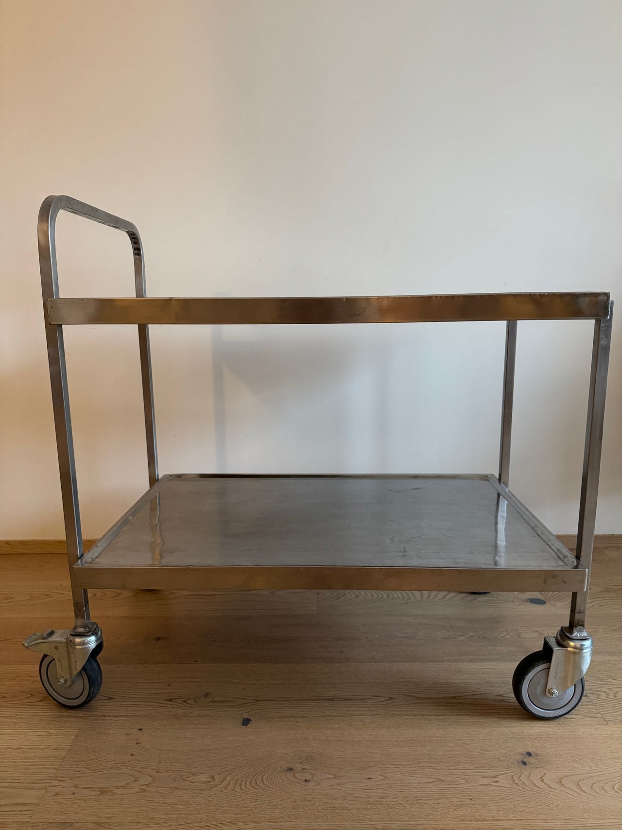 Nordien trillebord i rustfritt stål – industrivogn med nye hjul | FINN ...