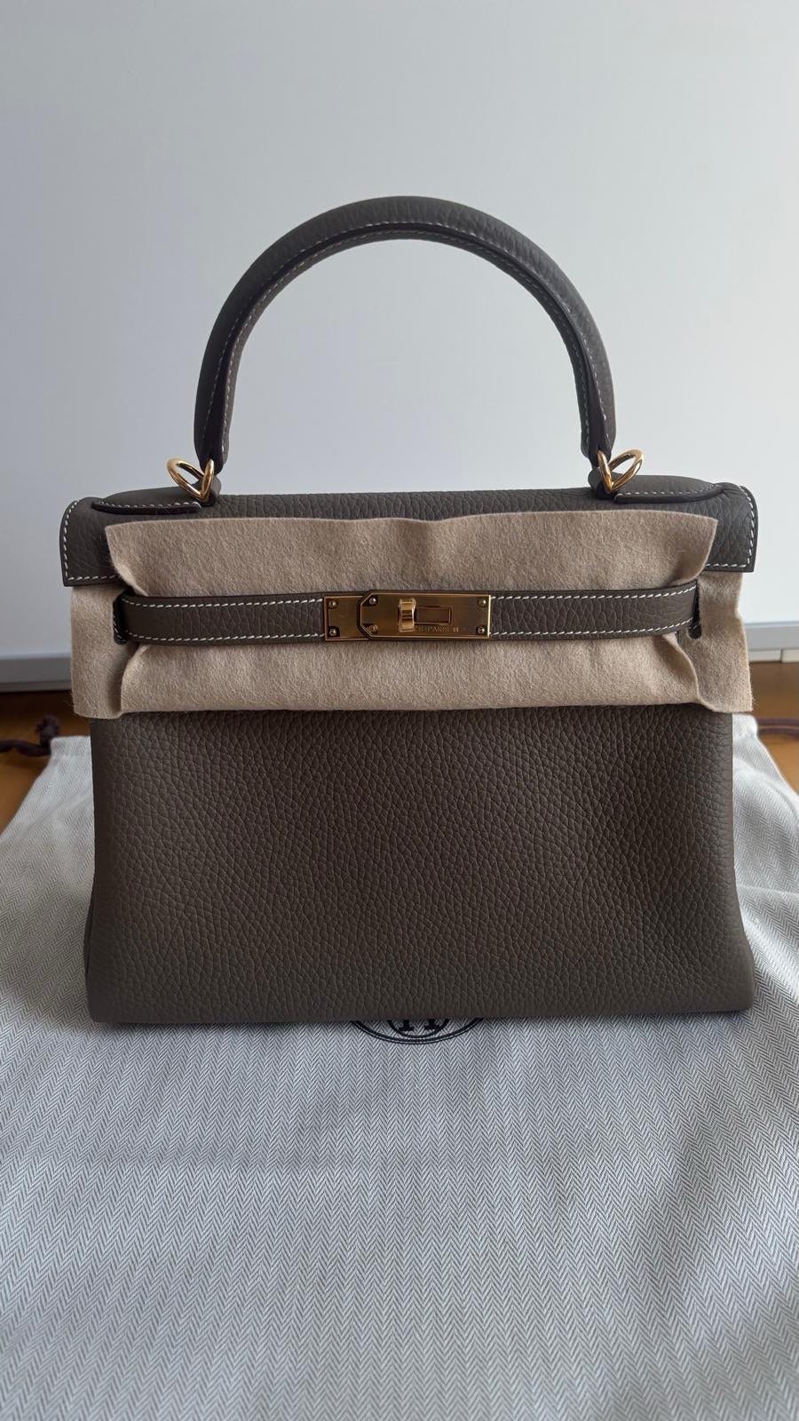 Hermès Kelly 28 (2025) | FINN-torget