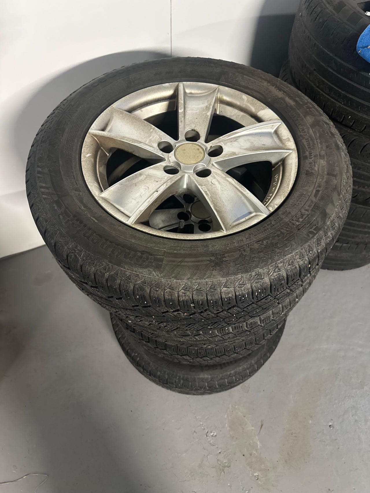 Vw Tiguan continental piggfri vinterhjul 5x112 | FINN-torget