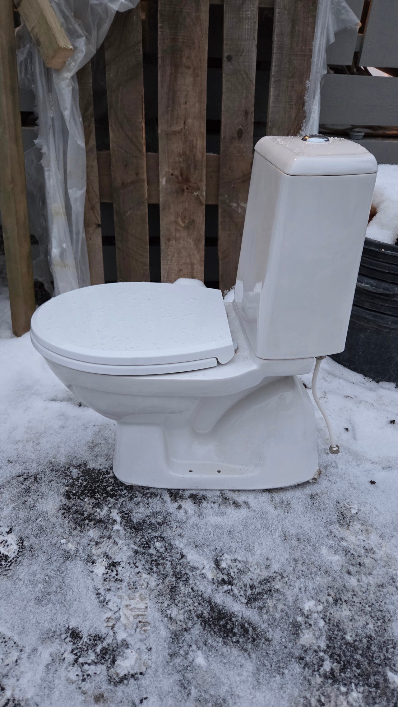 Toalett gis bort mot henting | FINN-torget