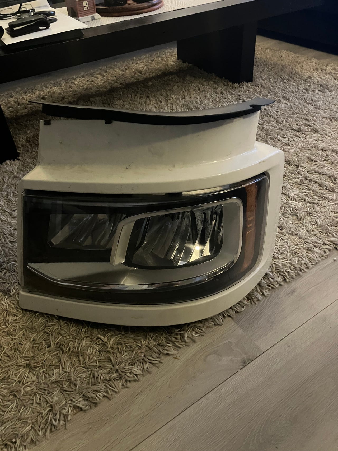 Scania Hella Høyre frontlykt | FINN-torget