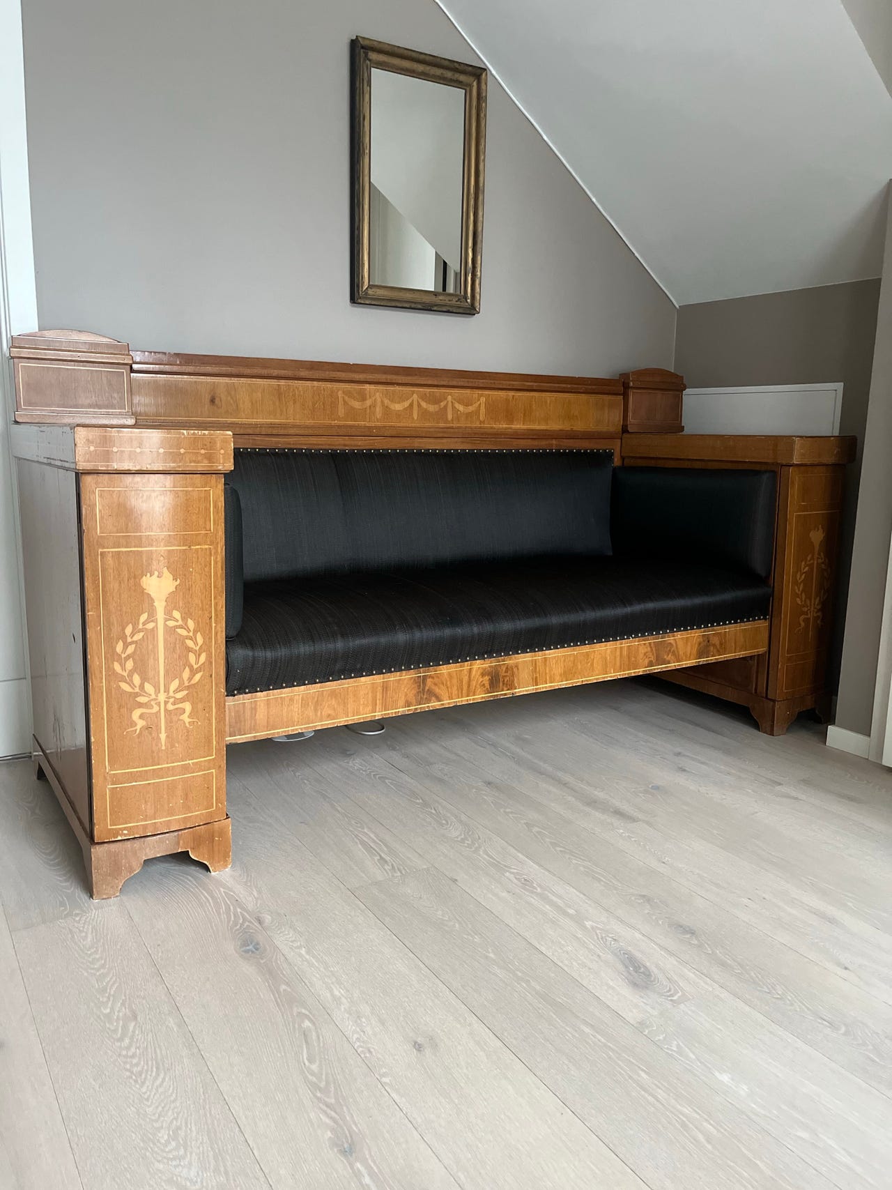 Empire sofa til salgs | FINN-torget