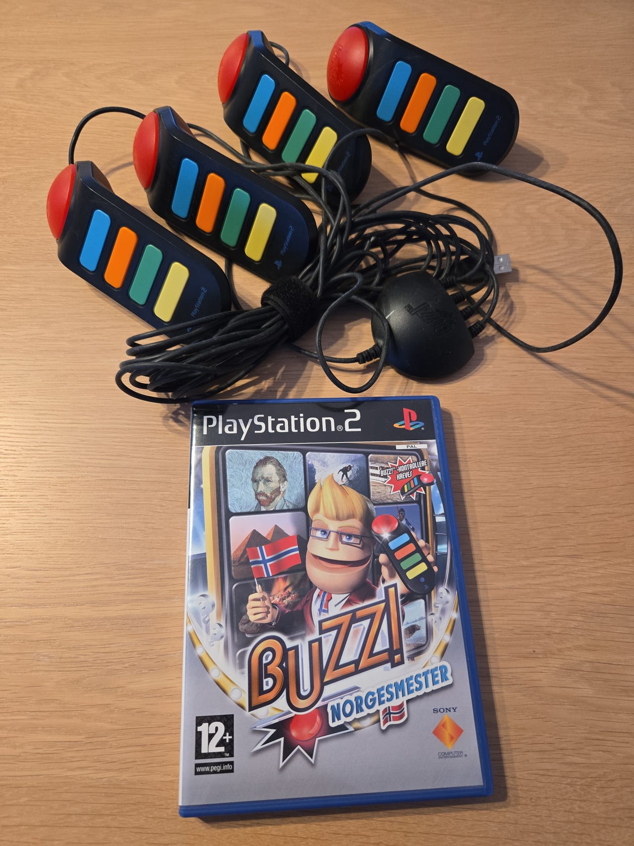 Buzz kontroller og spill til Playstation 2. | FINN-torget