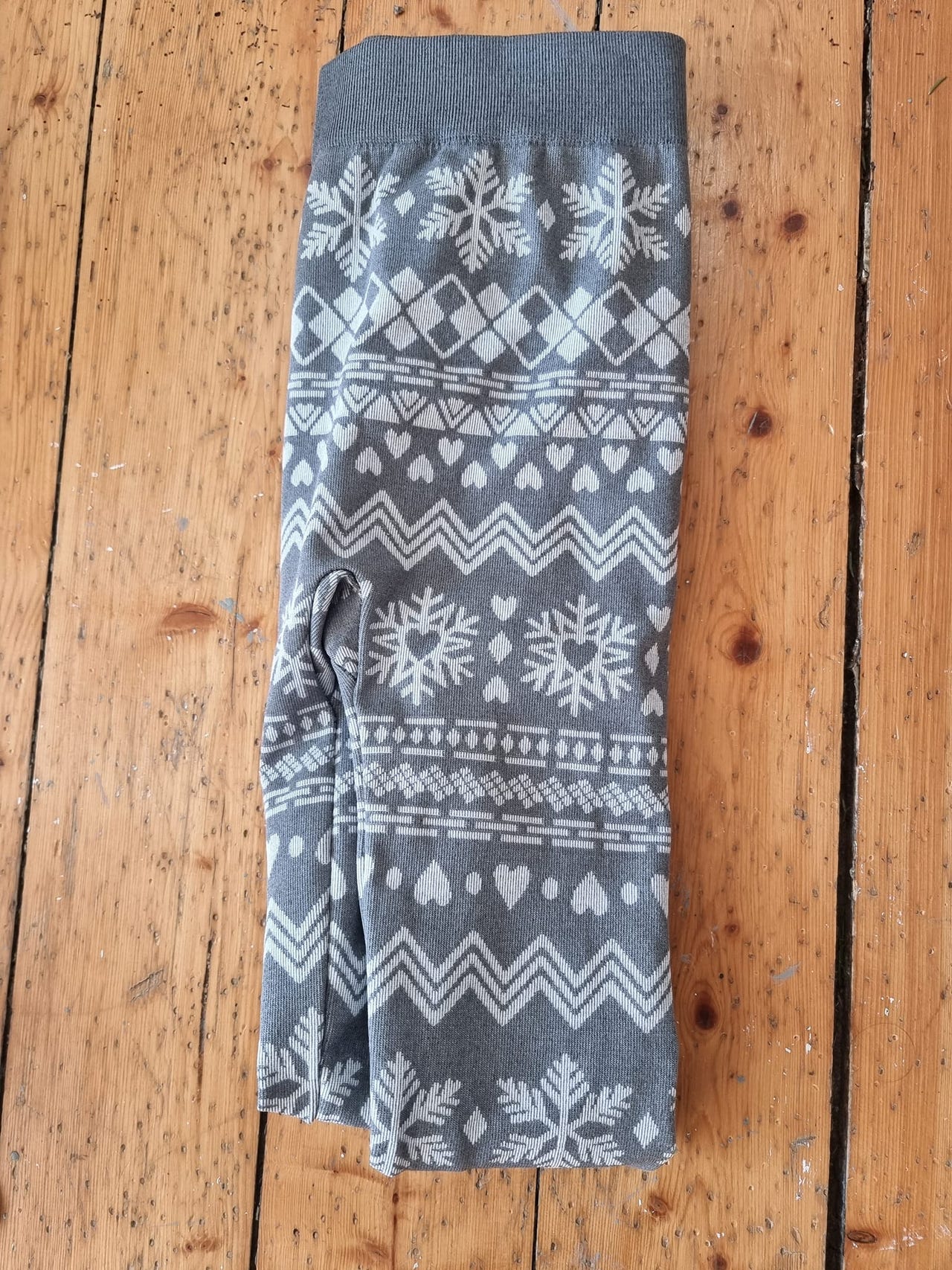 Kul mønstret tights i str S/M, selges! | FINN-torget