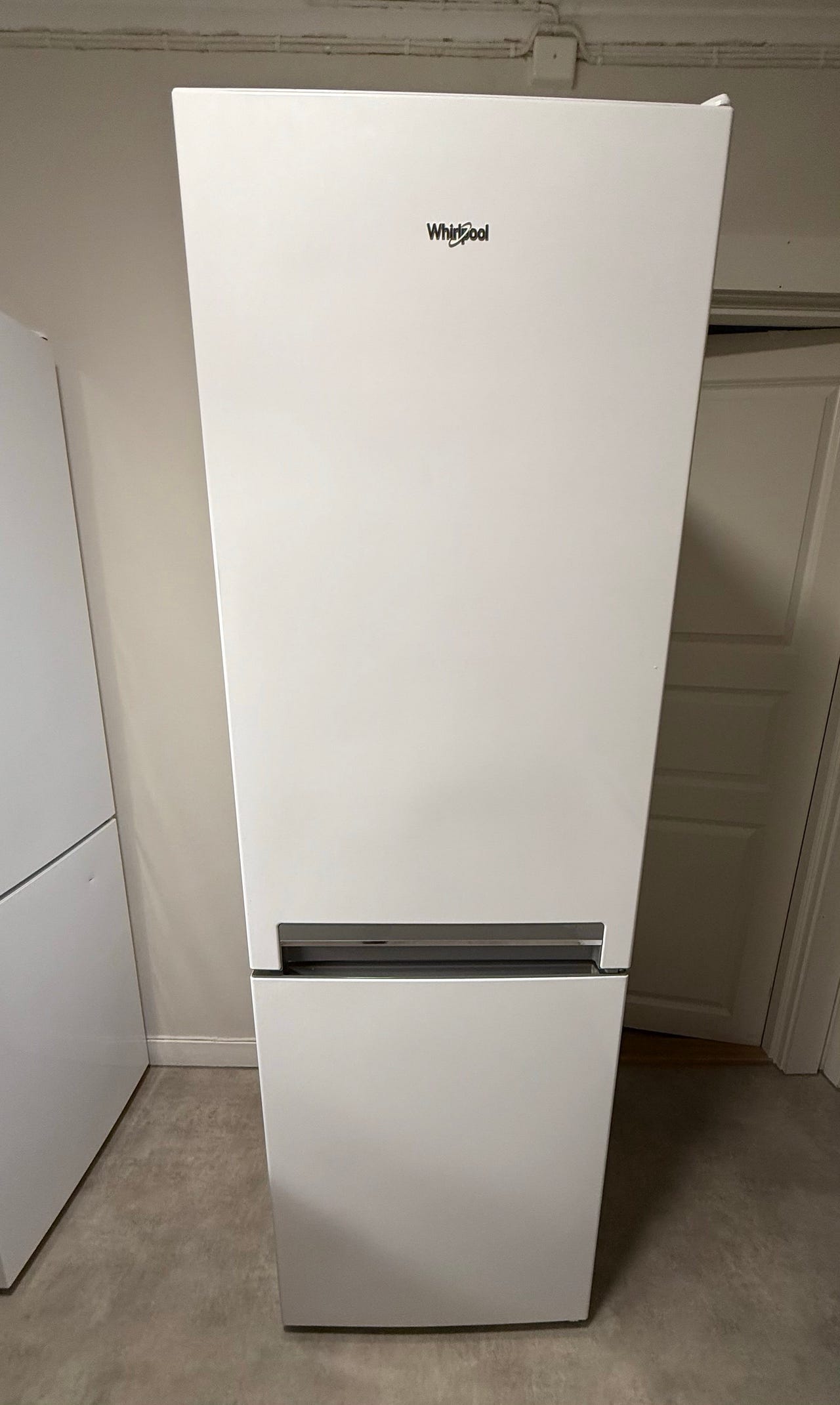 Gis bort kombiskap (kjøl fungerer i bland, fryser fungerer) | FINN-torget