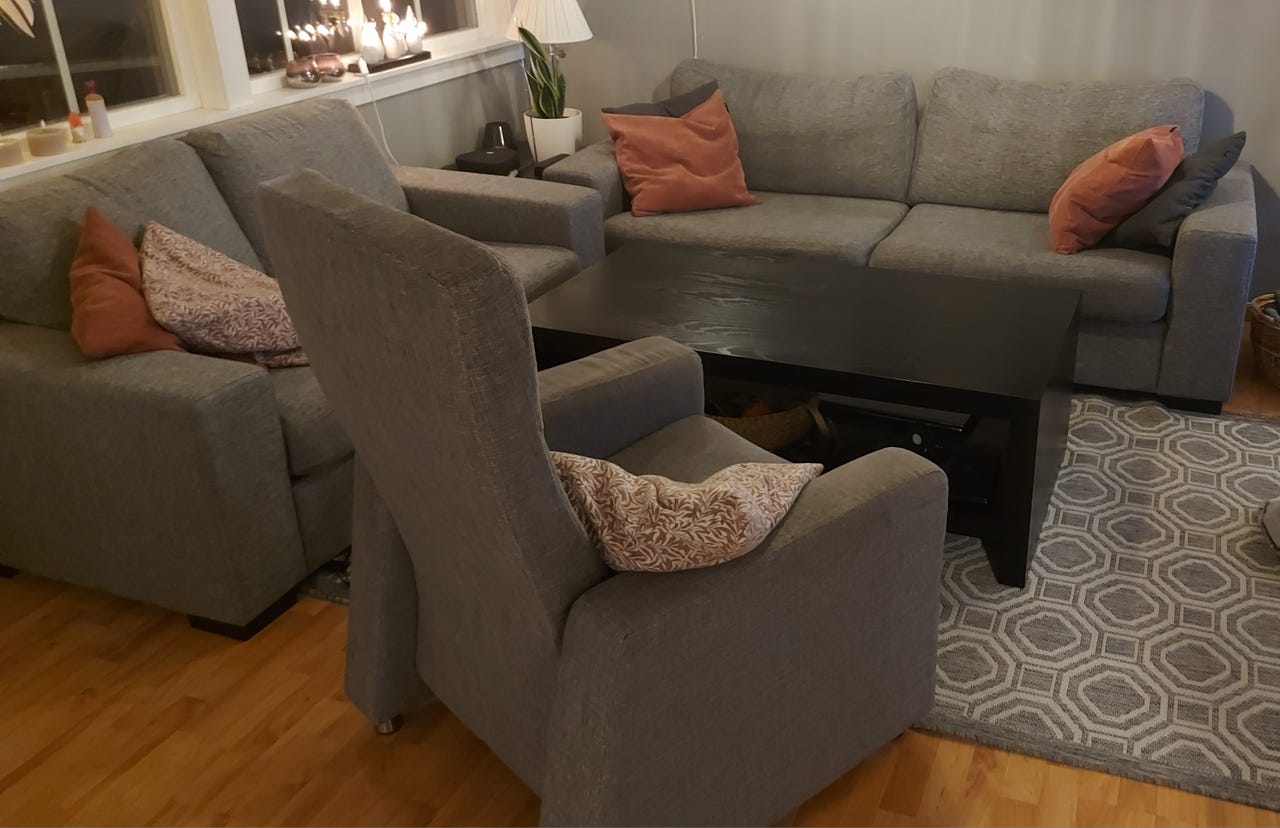 3+2 seter sofa, stol og bord | FINN-torget