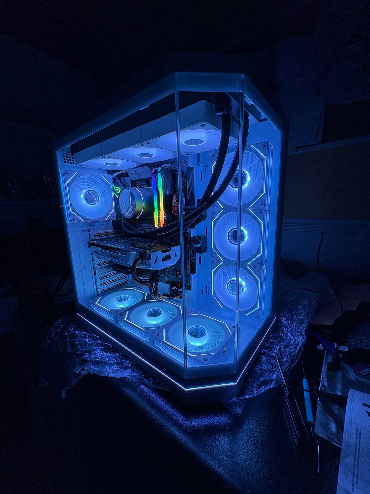 Clean custom vannkjølt hvit PC, Selges billig!! | FINN-torget