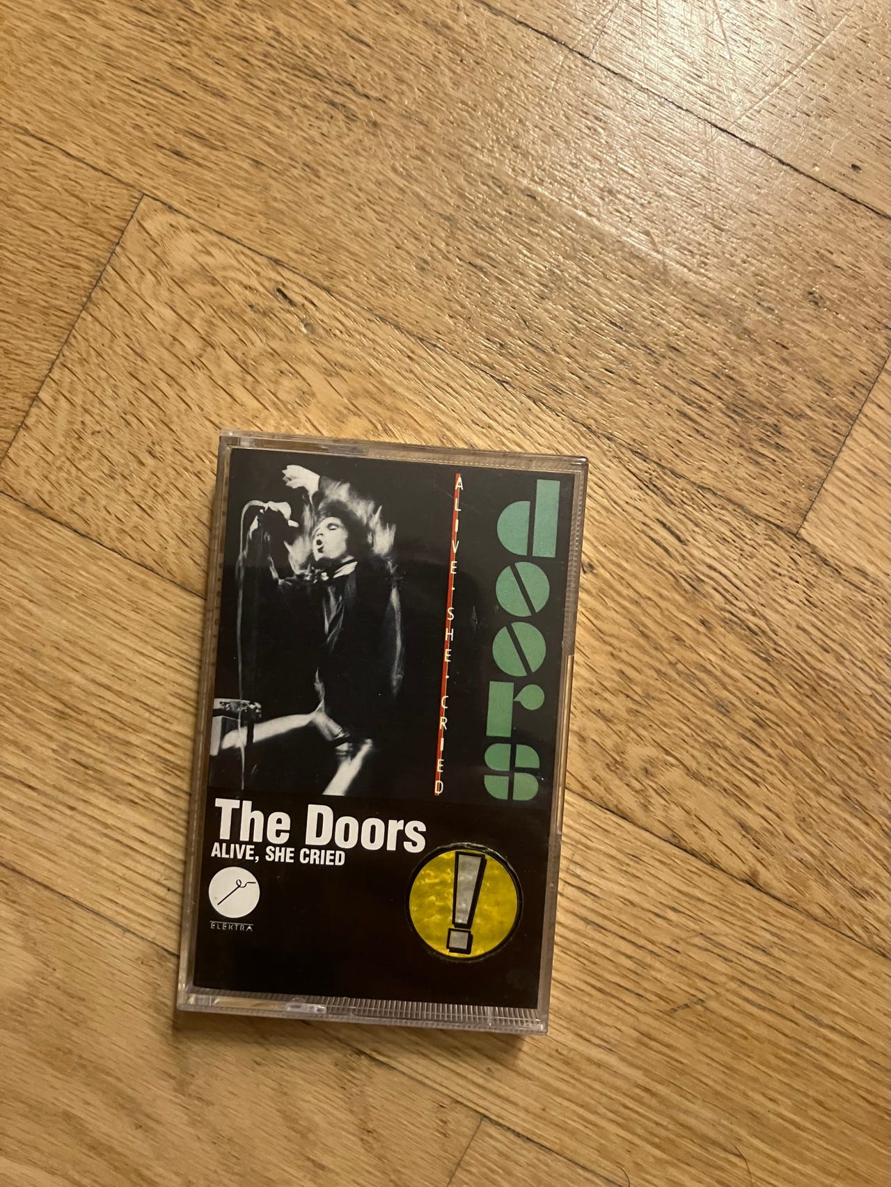 3 stk kassetter , bl a The Doors "Alive, She Cried". | FINN-torget