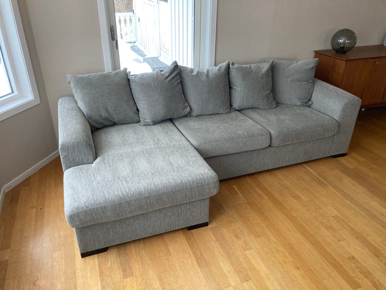 Sofa med sjeselong | FINN-torget