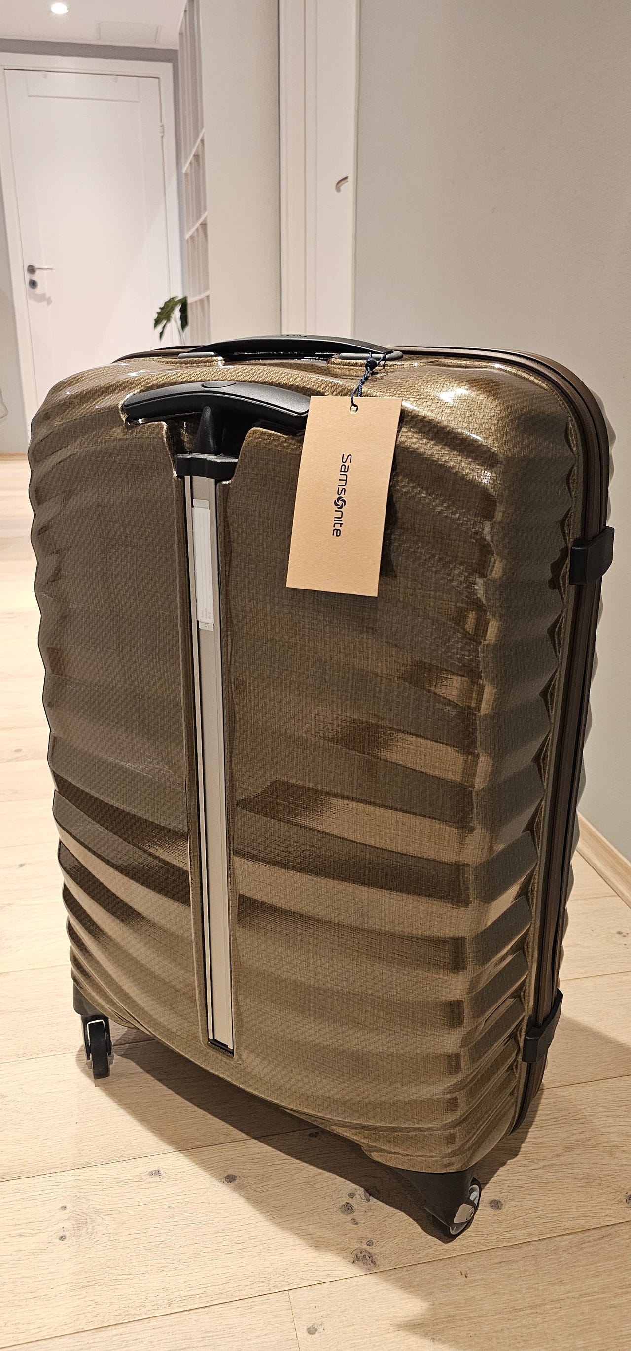 Helt ny brun koffert fra Samsonite Lite-Shock 69cm/73L | FINN-torget