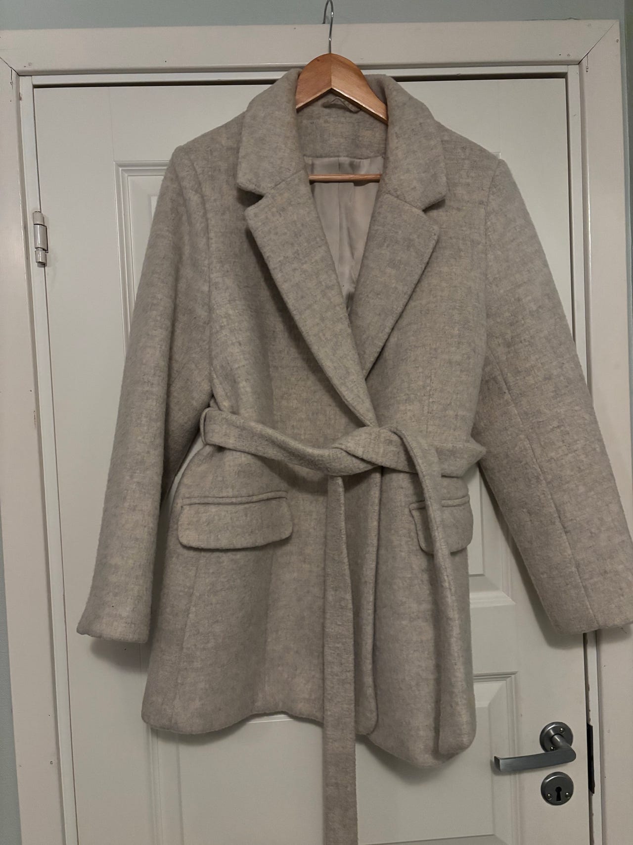 & Other Stories Annet yttertøy Beige Ull Dame L | FINN-torget