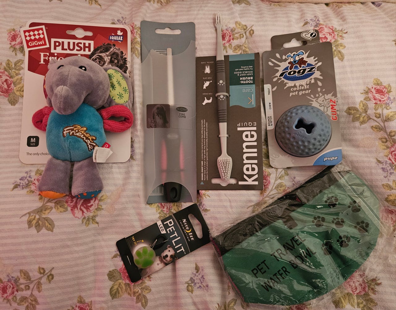 Et Nytt parti med hundeutstyr til hund | FINN-torget