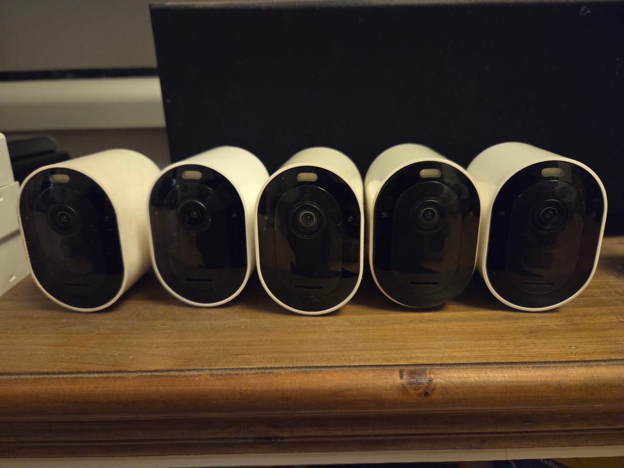 5x Arlo Pro 4 – trådløse utendørskameraer (2K HDR, WiFi) | FINN-torget