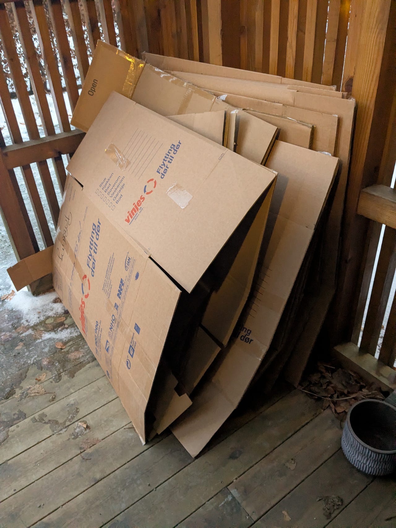 Flytteesker gis bort | FINN-torget